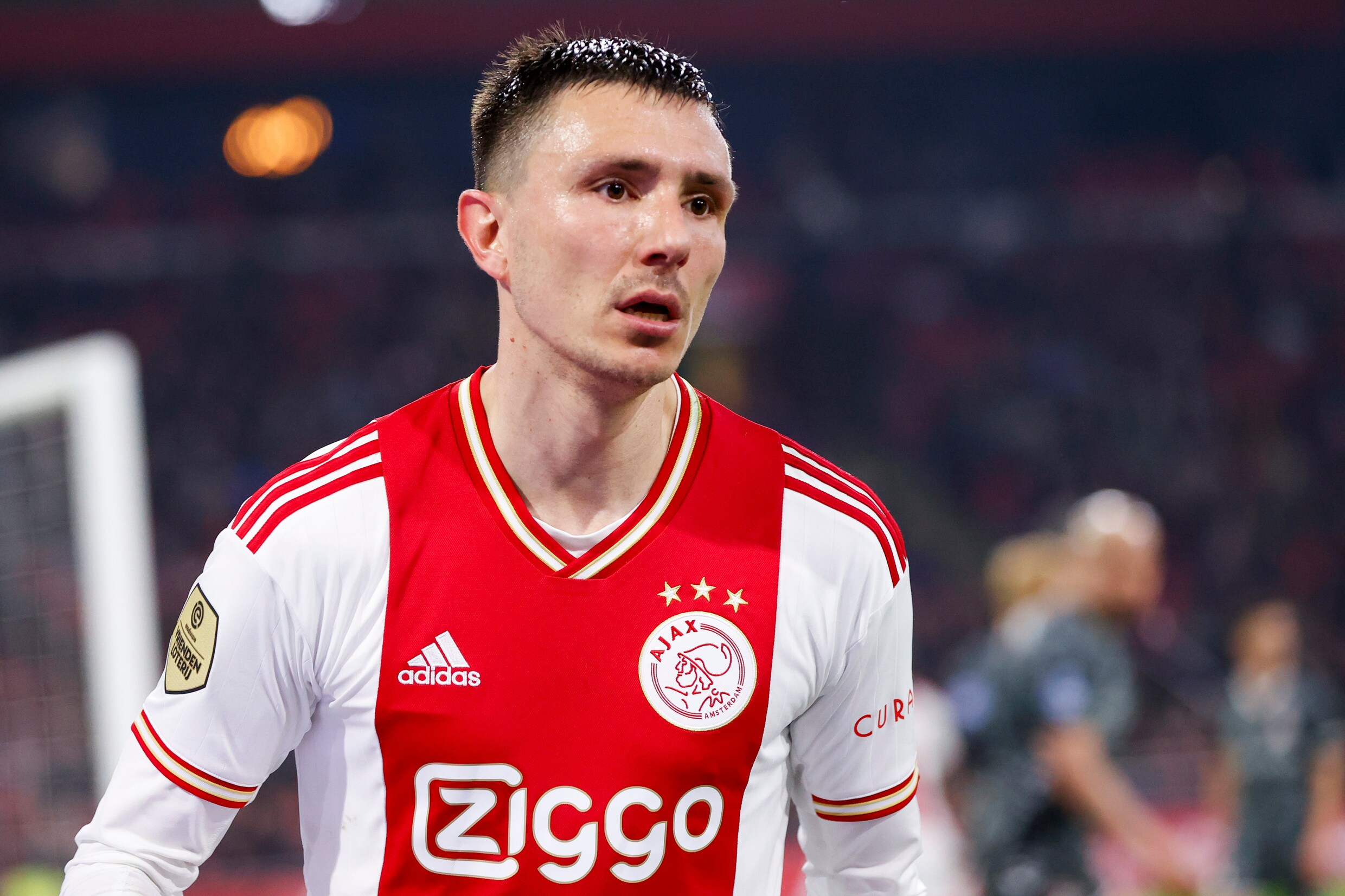 Steven Berghuis mist opening nieuwe seizoen, Ajacied geschorst voor ...