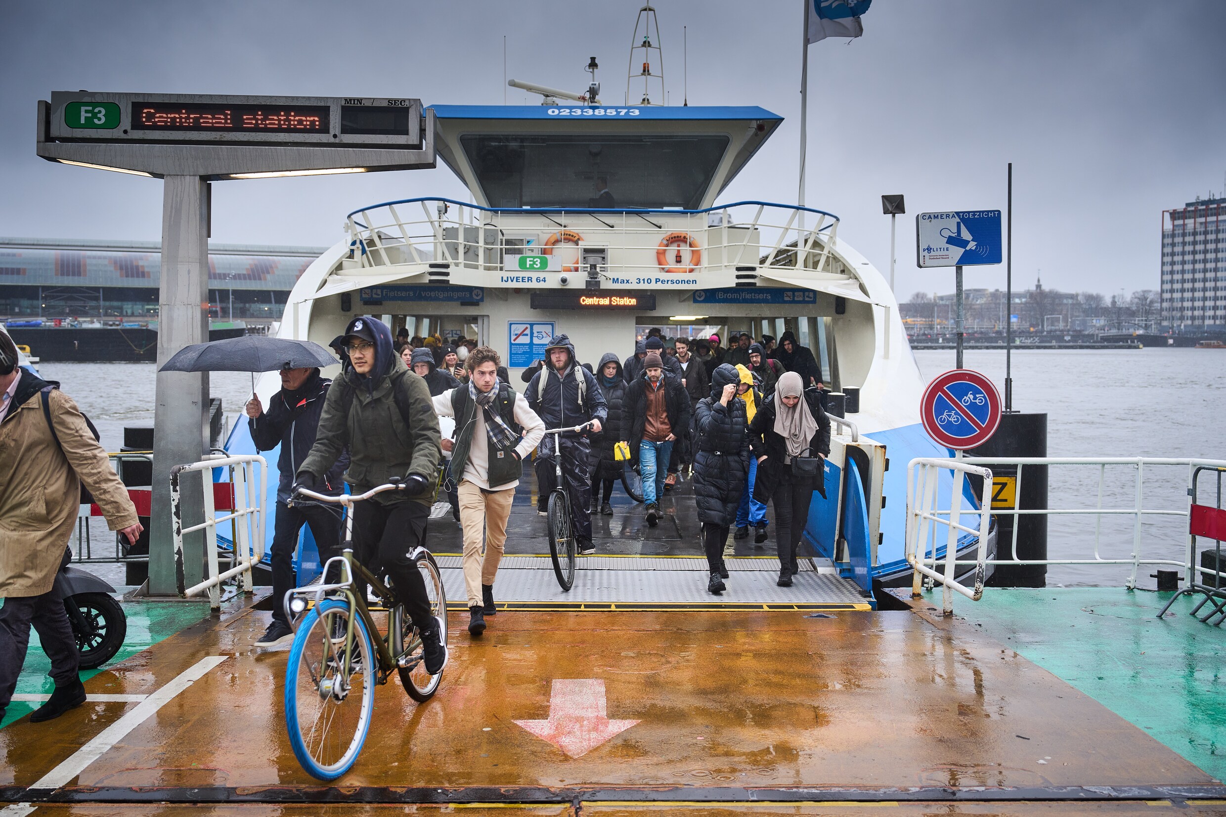 Toch een brug over het IJ? Eerst zien, dan geloven: ‘Ons wordt weer een ...