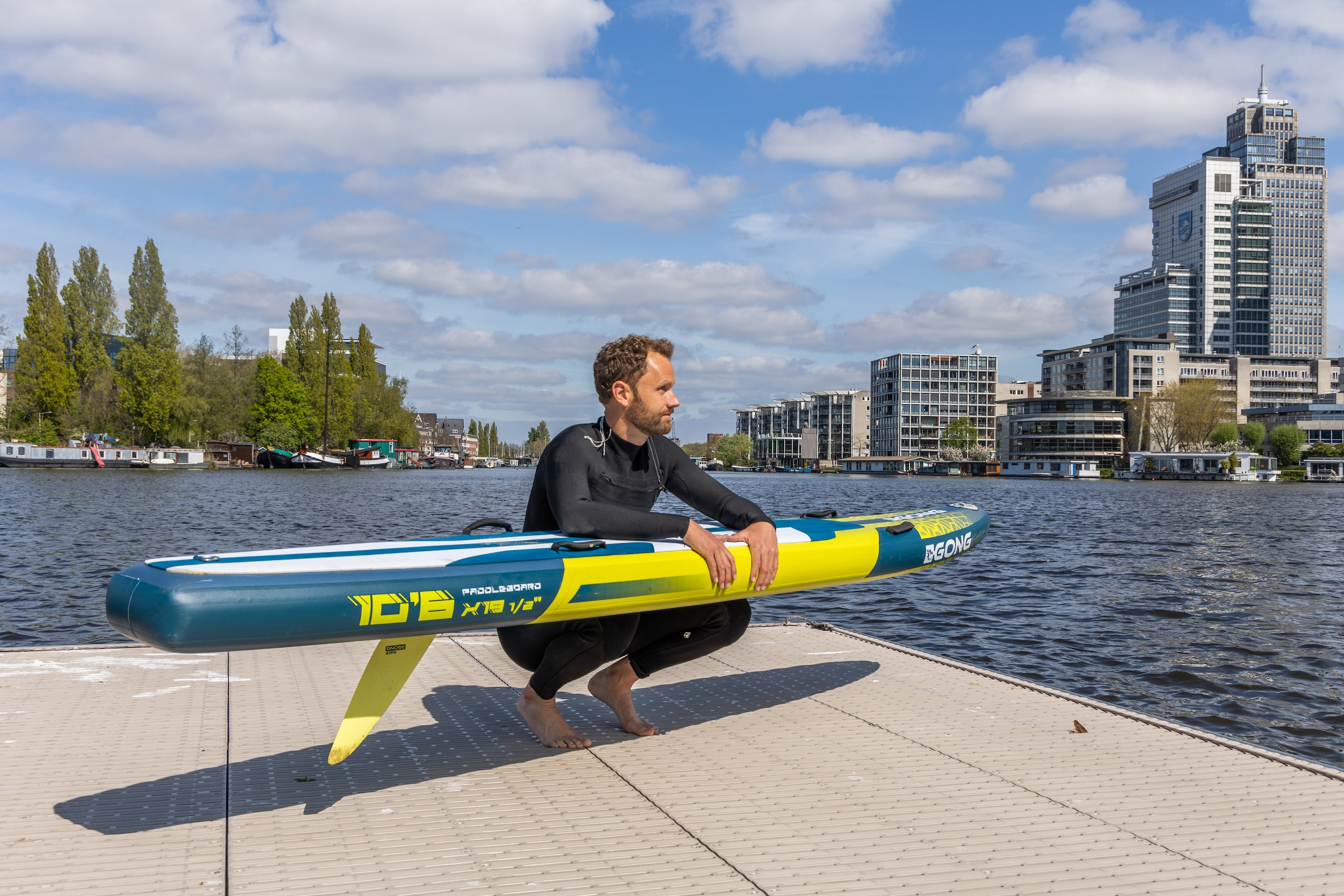 Ongeneeslijk zieke docent Jasper Rijpma (39) van het Hyperion peddelt ...