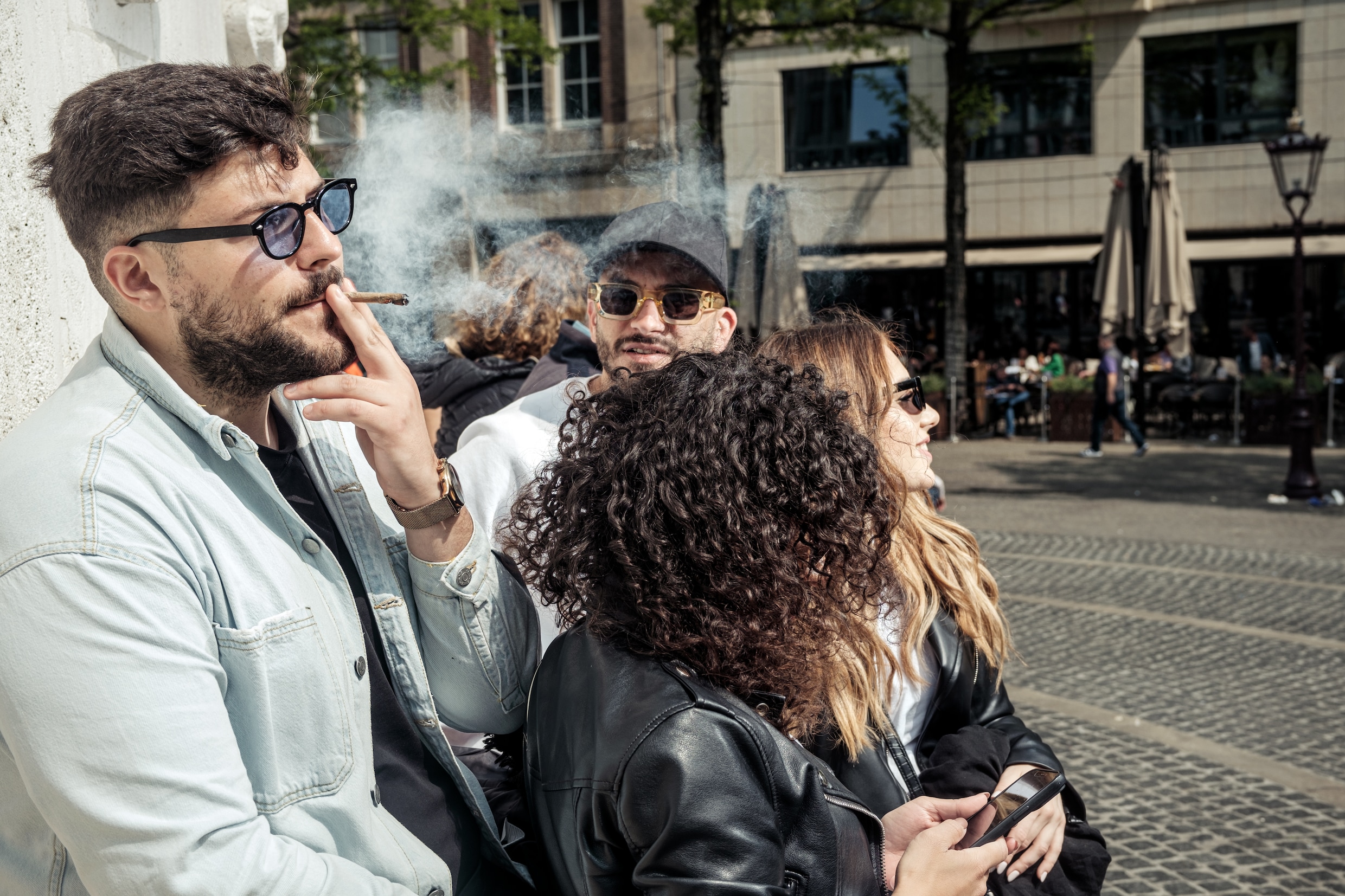 Blowverbod geen obstakel voor toeristen: ‘De coffeeshops blijven toch ...