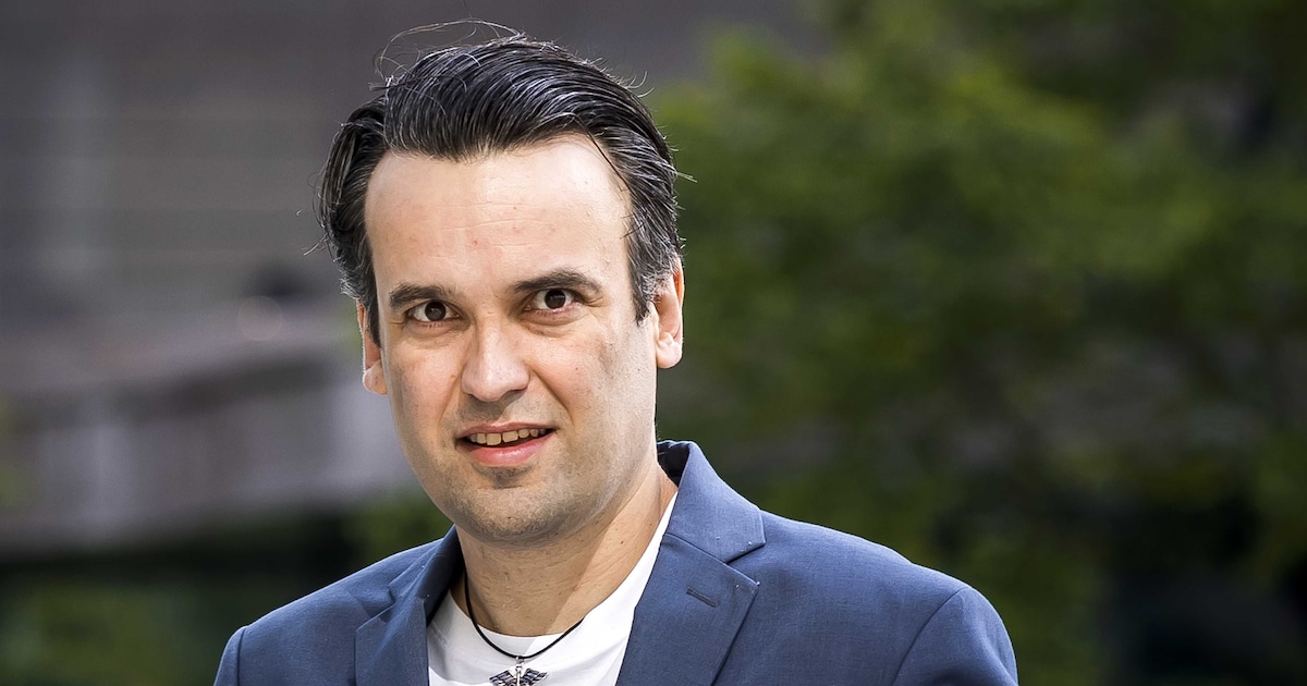 In opspraak geraakte docent Laurens Buijs krijgt baan niet terug bij ...