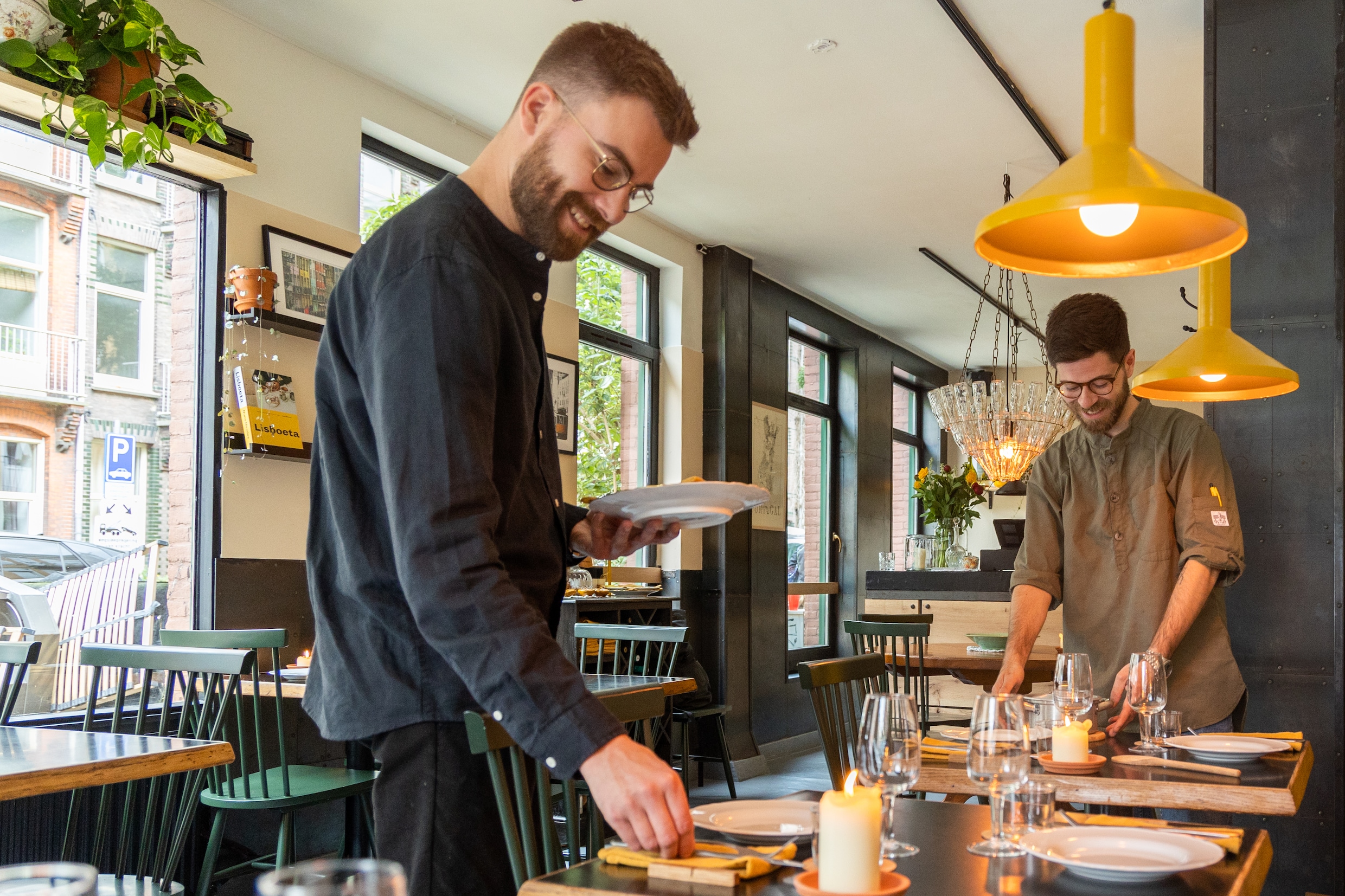 Eet authentiek Portugees bij Restaurante Dona in Oud-West, met de pan ...