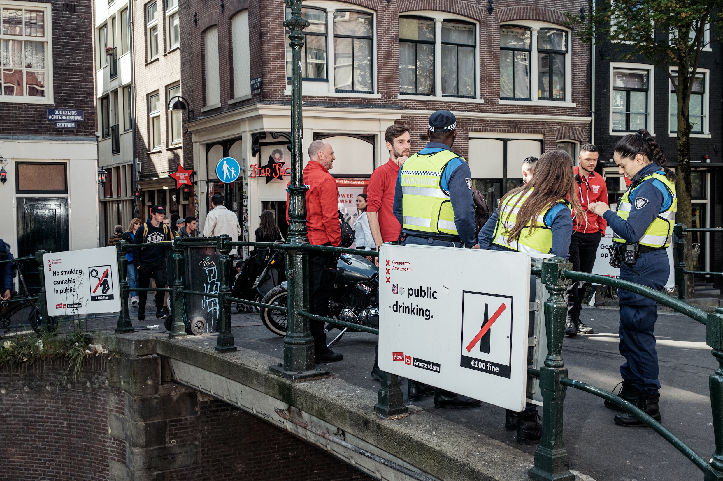Drukte, vieze straten en overlast: meerderheid Amsterdammers vindt dat binnenstad achteruitgaat ...