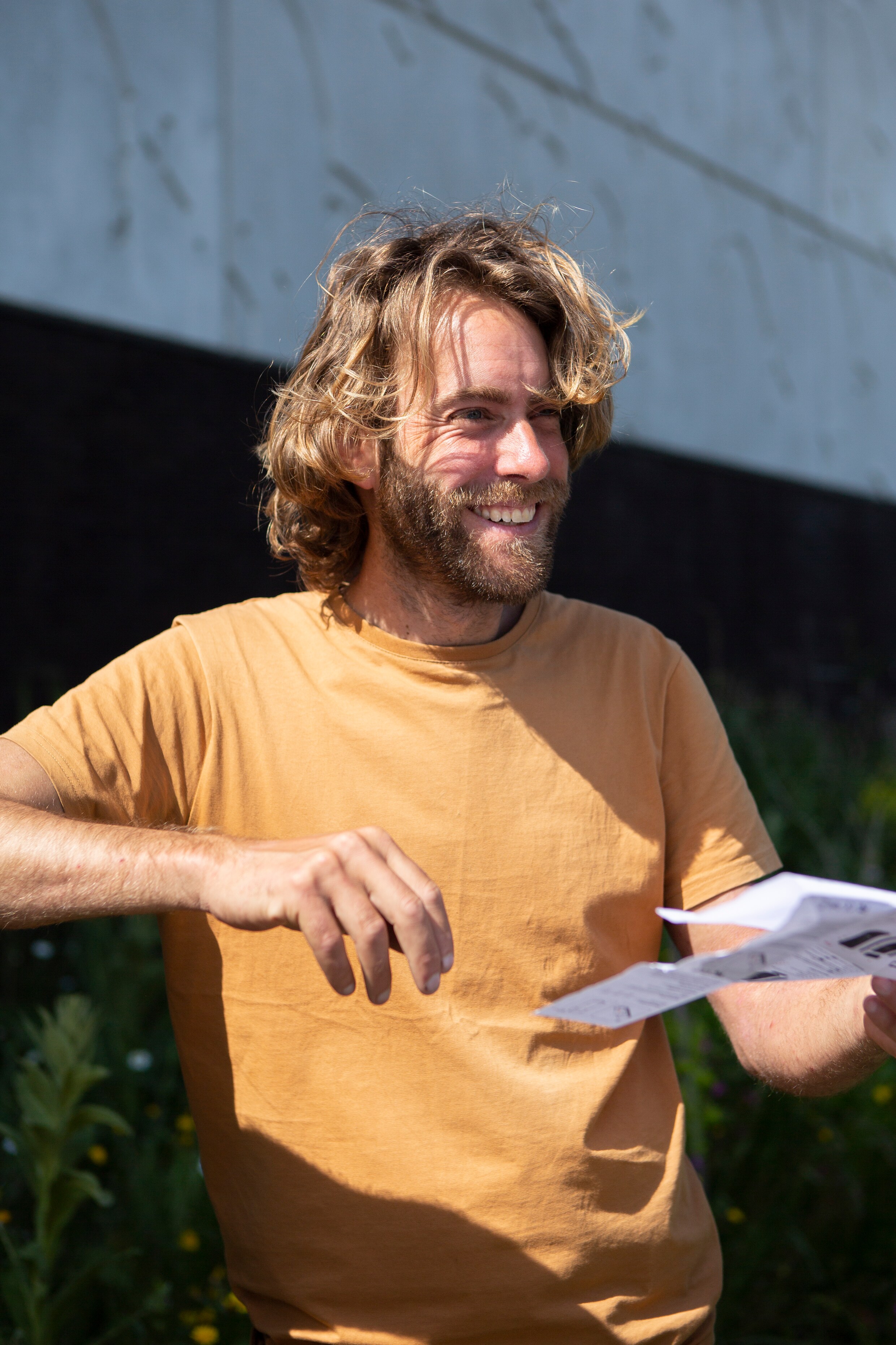 Amsterdamse ‘vlinderman’ Nicky (35) kraakt veldjes voor de vlinders ...