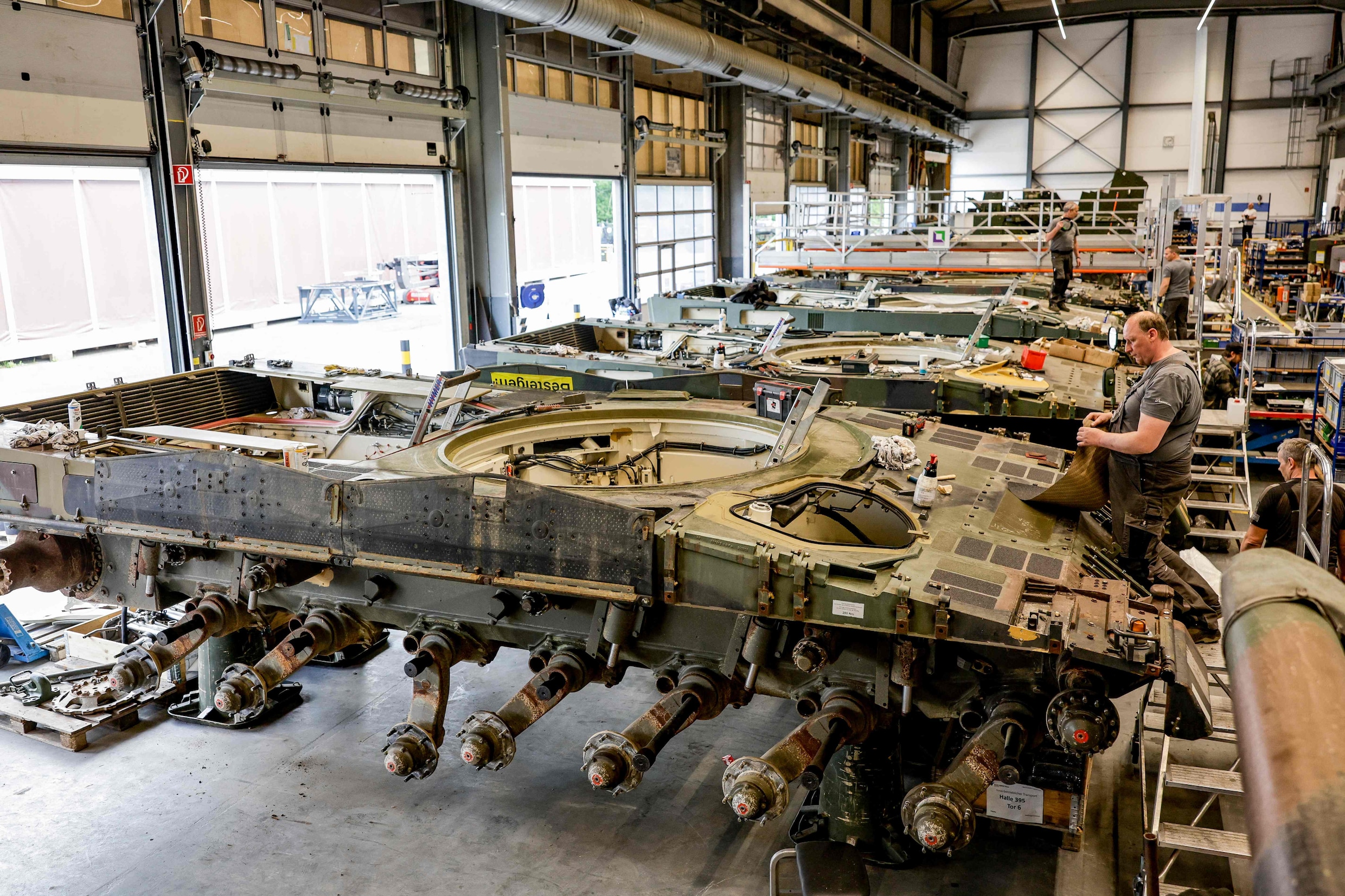 Groot Duits defensiebedrijf gaat tanks bouwen in Oekraïne: ‘Nodig voor ...