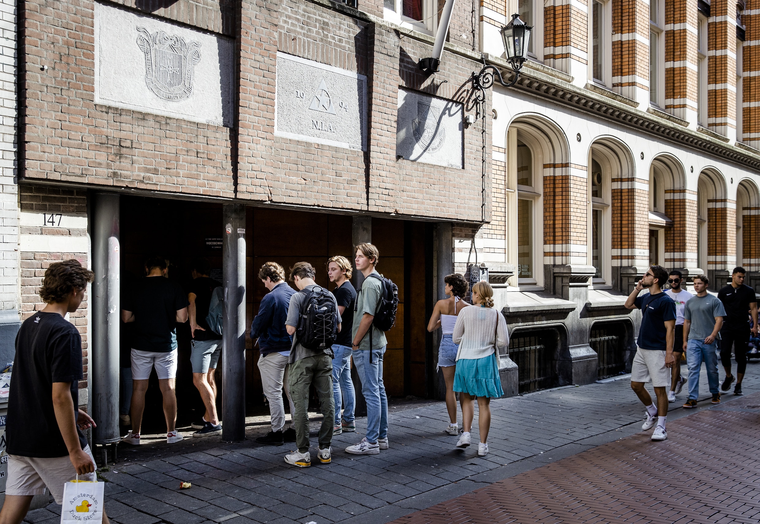 Halsema scherpt toezicht op Amsterdams studentencorps aan: mogelijk ...