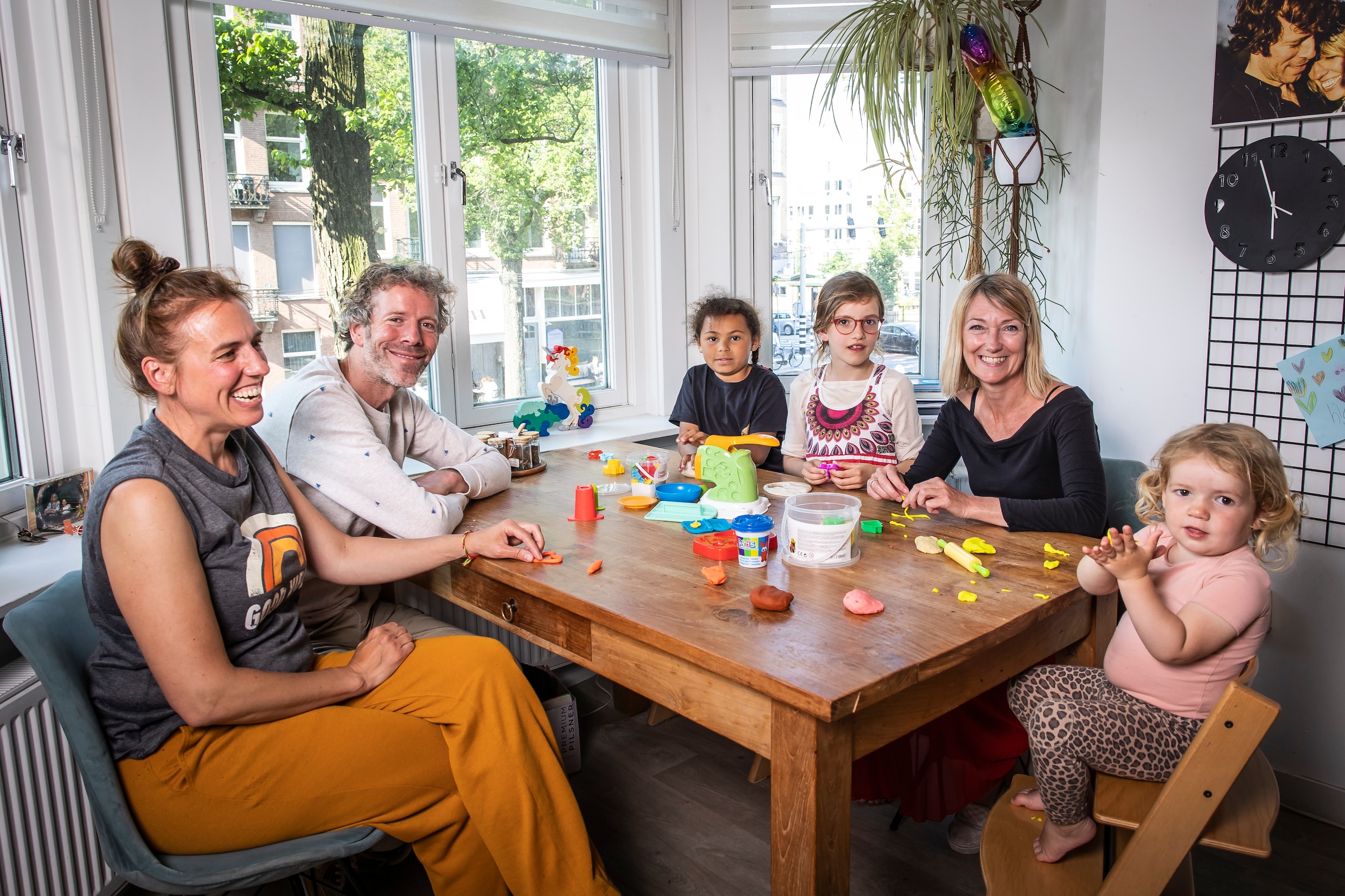 Zo helpt Buurtgezinnen zwaarbelaste ouders aan wat extra ademruimte ...