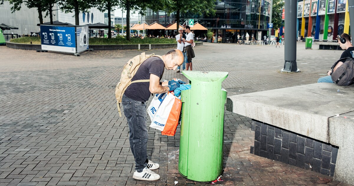Wie zijn die statiegeldjagers in Amsterdam? ‘Ik doe toch niemand kwaad ...