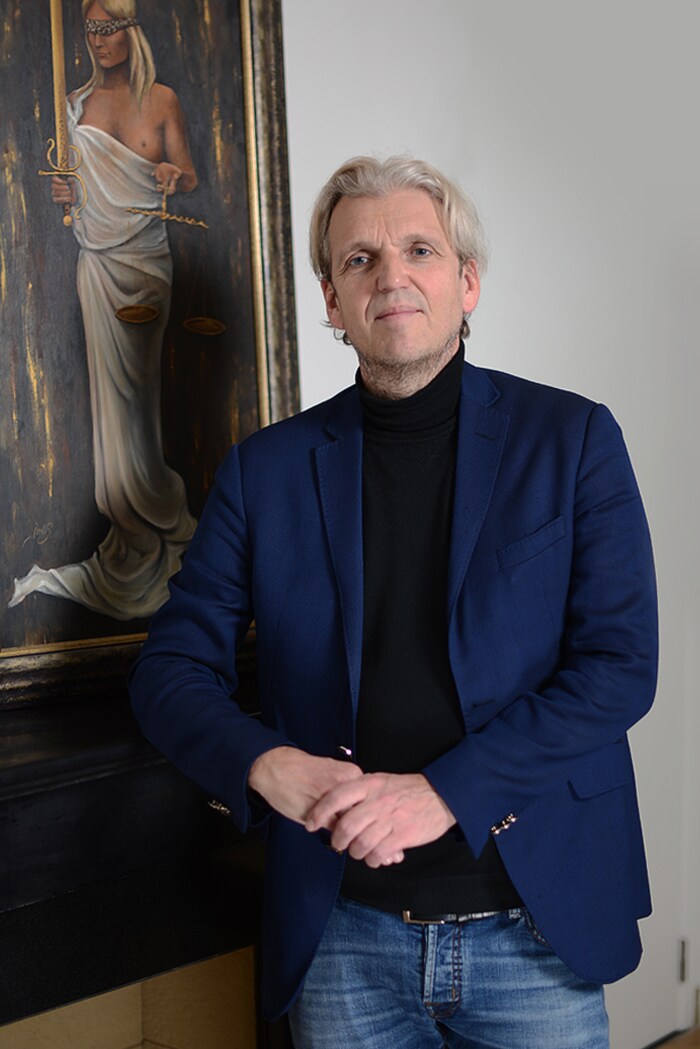 Ruperti, Van der Biezen en Van Berge Henegouwen zijn de nieuwe advocaten van Ridouan Taghi | Het ...