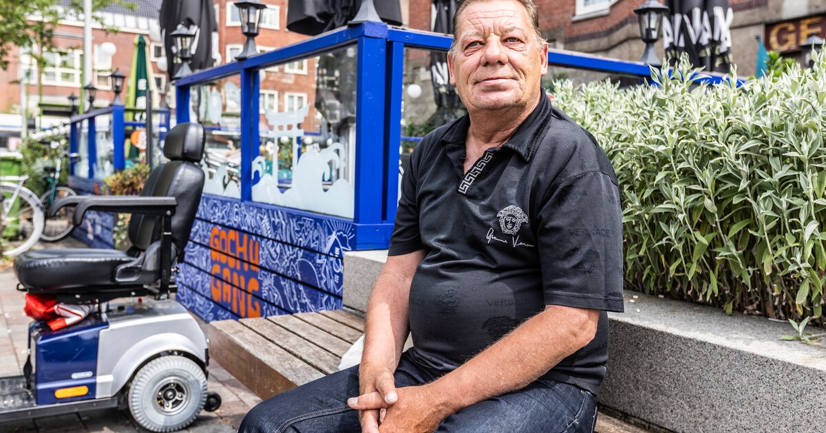 Mario (61) heeft een Canta nodig om maaltijden rond te brengen, in de ...