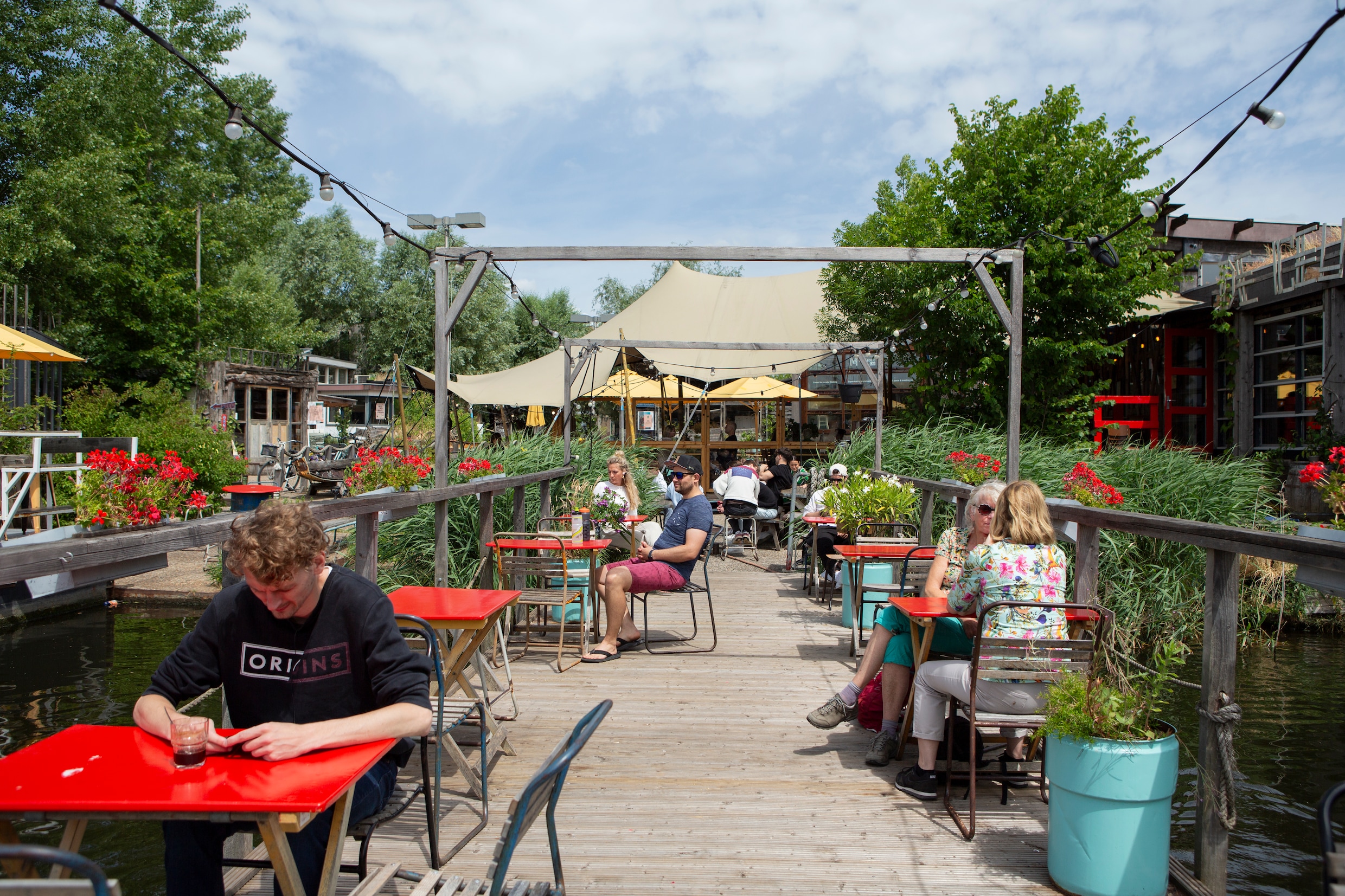 Broedplaats de Ceuvel in Amsterdam-Noord mag twee jaar langer blijven ...