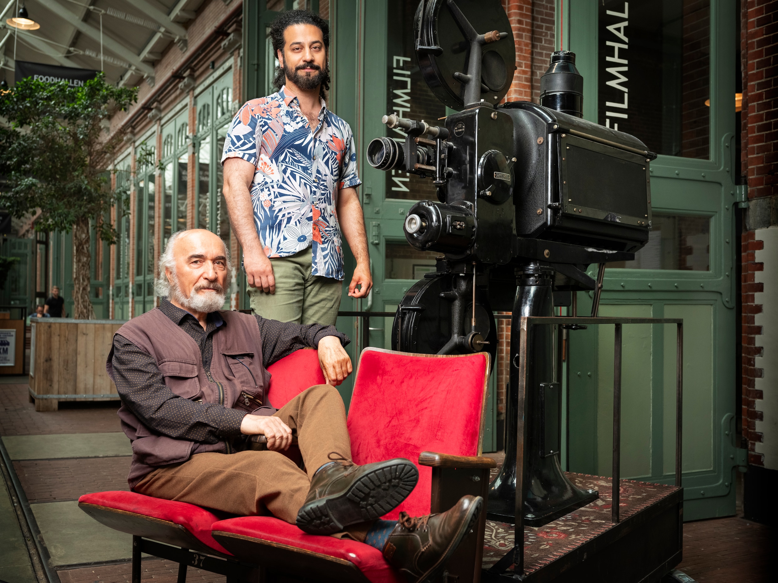 Vader Saeid & zoon Mani: ‘Toen ik Mani omhelsde in Nederland, was zijn ...