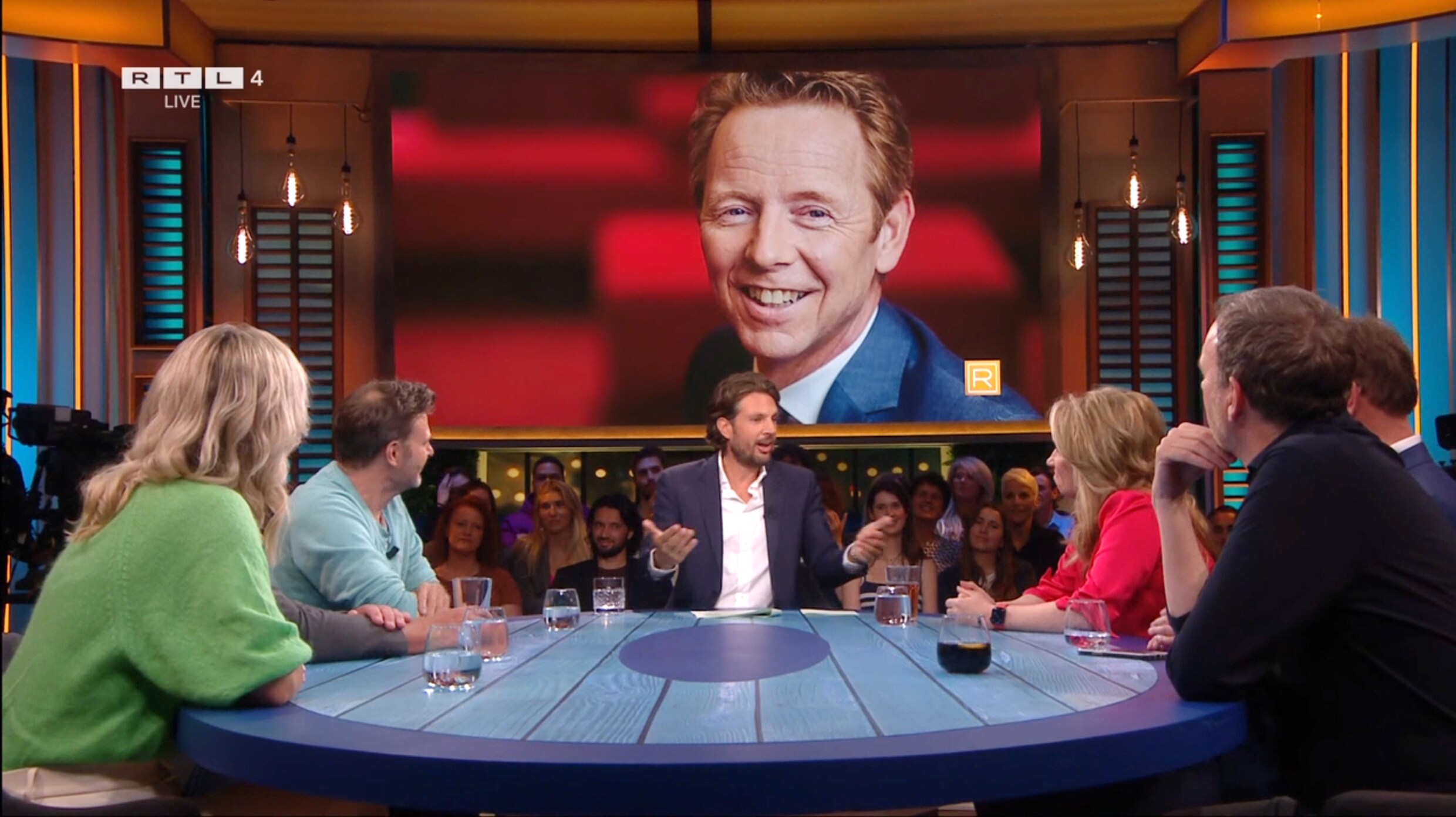 Alle talkshows wilden na Poly een functioneringsgesprek met een weerman ...