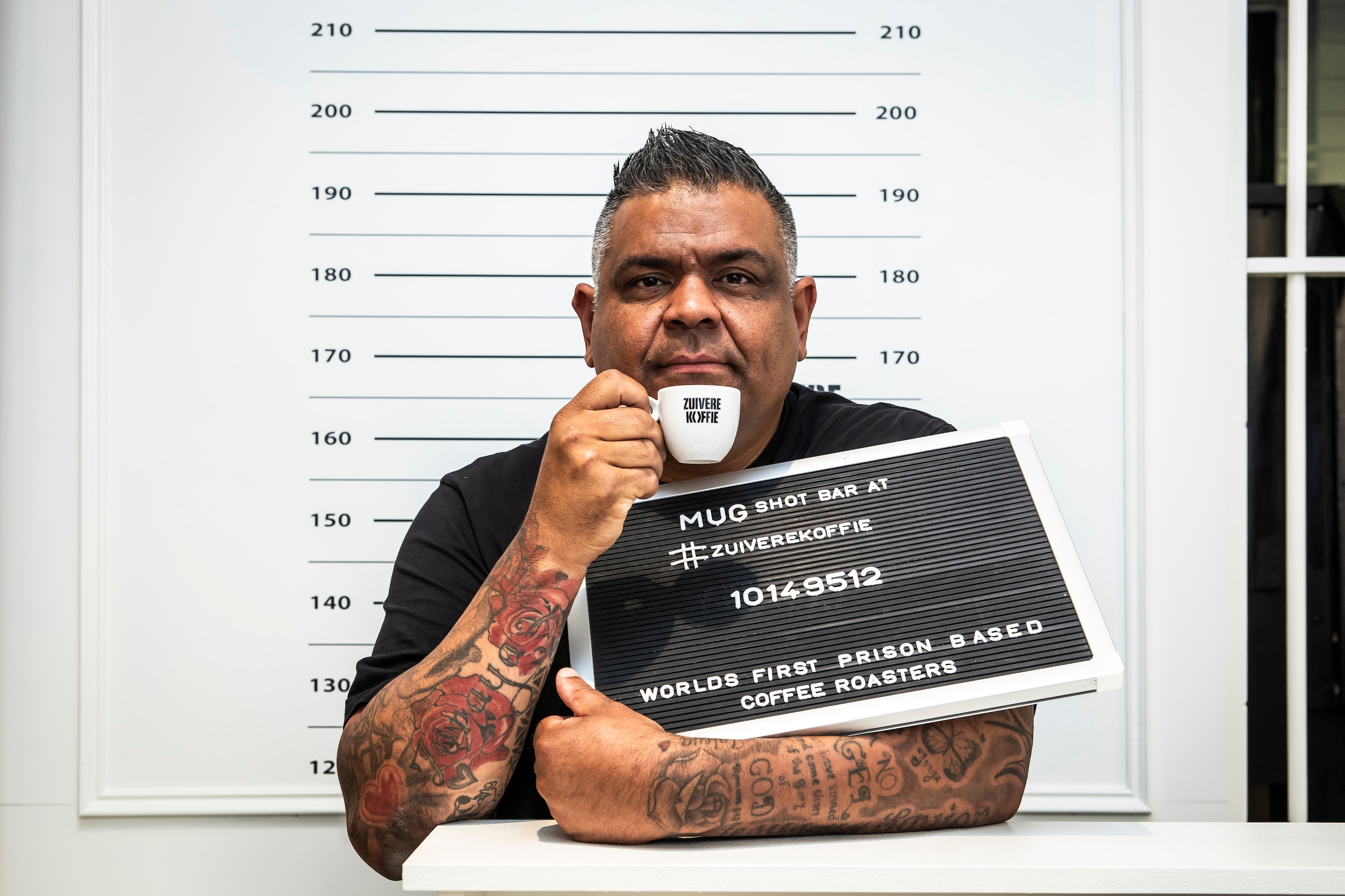 Bij deze Amsterdamse koffiezaak komt alles en iedereen vers uit de ...