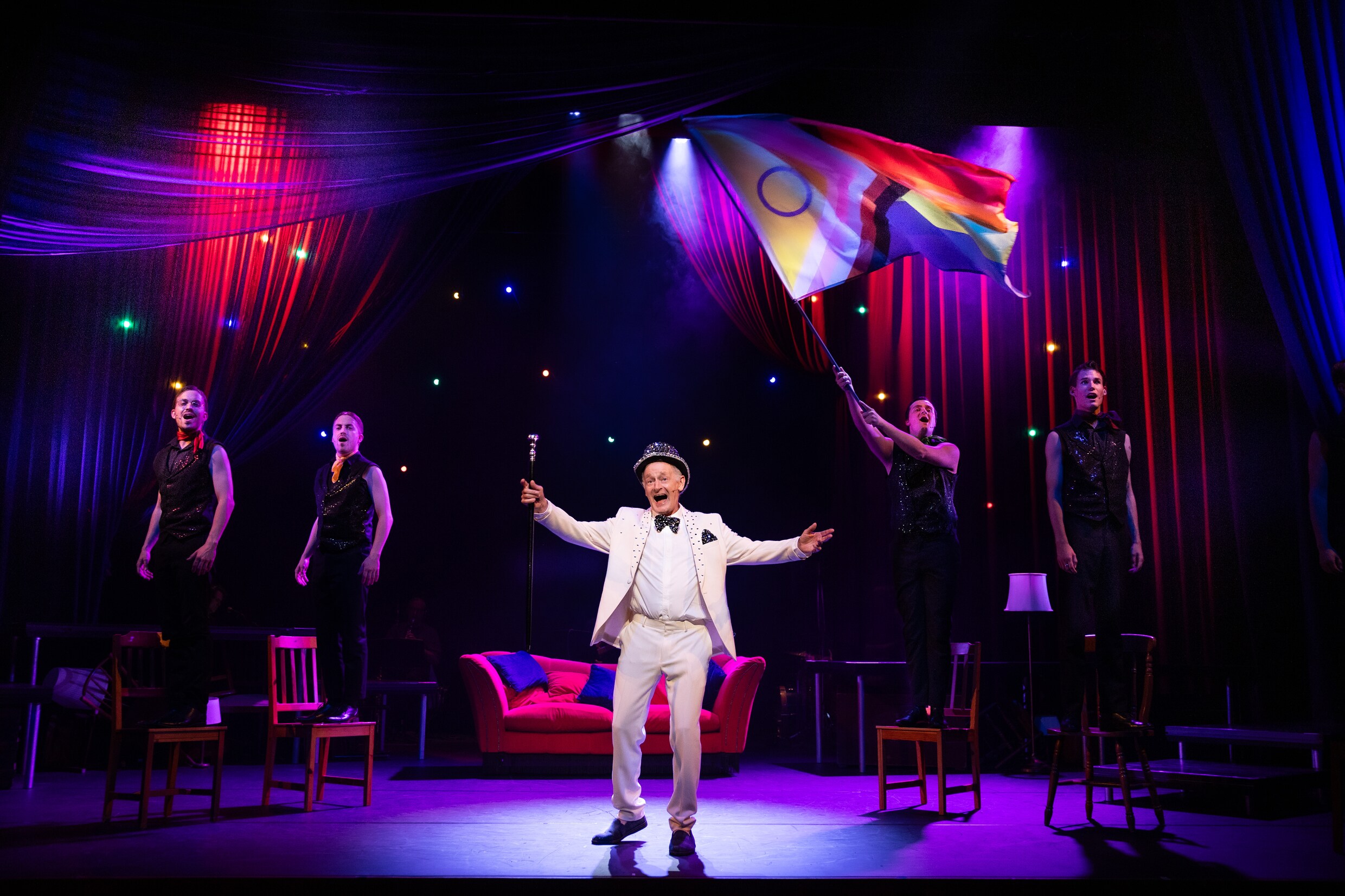 Recensie De mol en de paradijsvogel: Musical over Albert Mol toont de ...