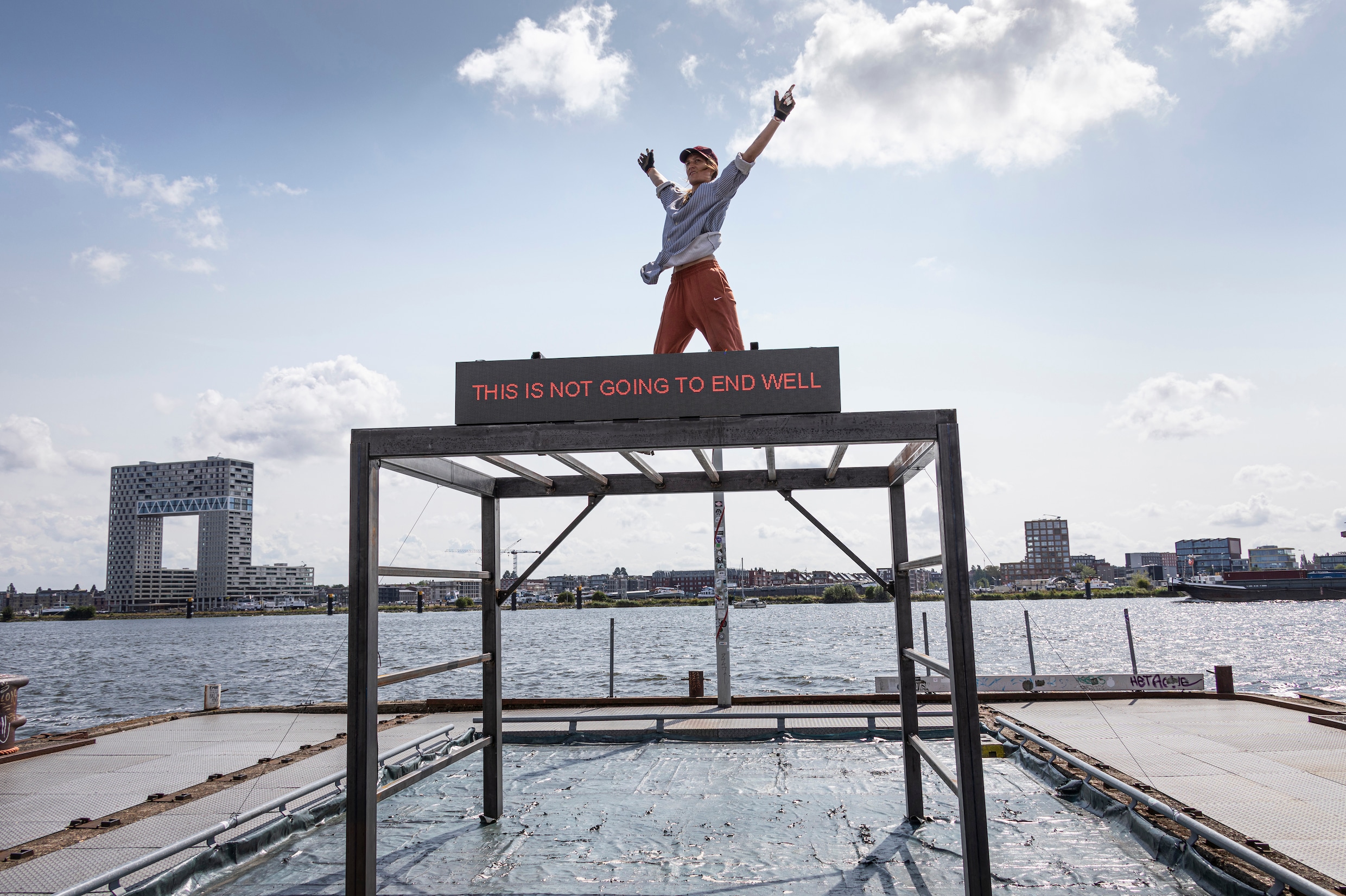 Over het IJ Festival: makers over hun voorstellingen over rouw ...