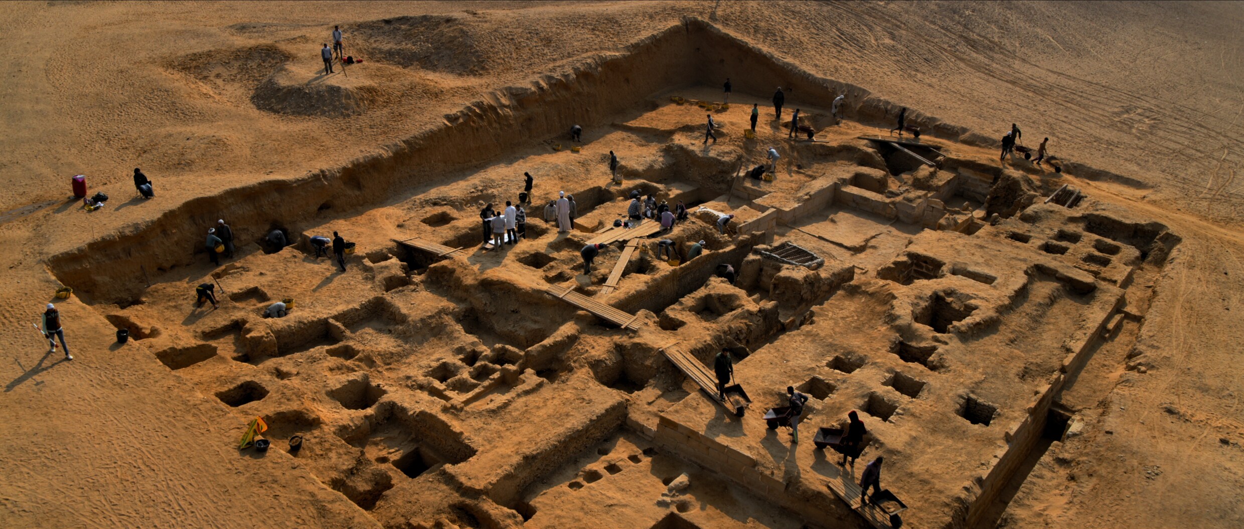 Recensie The Lost Pyramid: Meekijken over de schouders van Egyptes ...