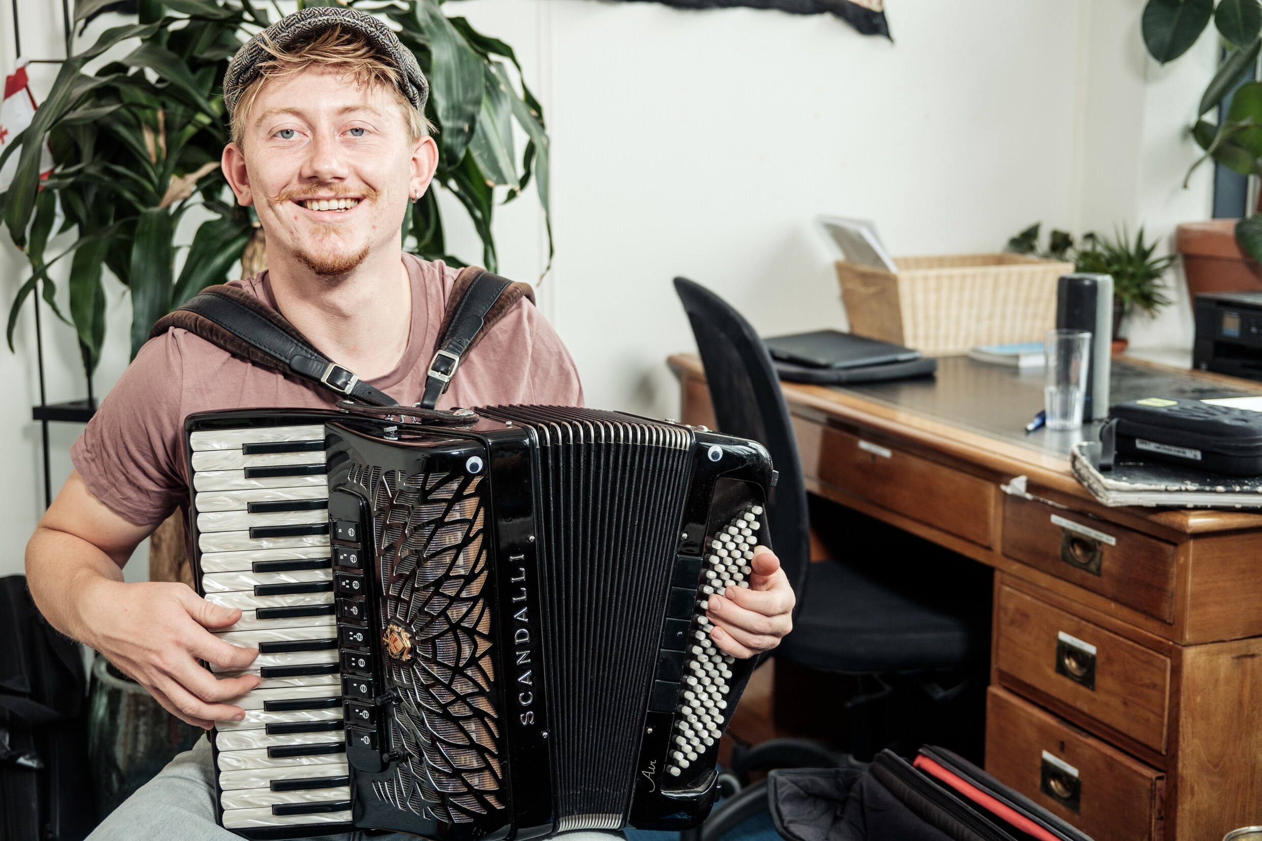 Gijs woont voor 238 euro in een kantoor van 2500 m² aan het Westerpark ...