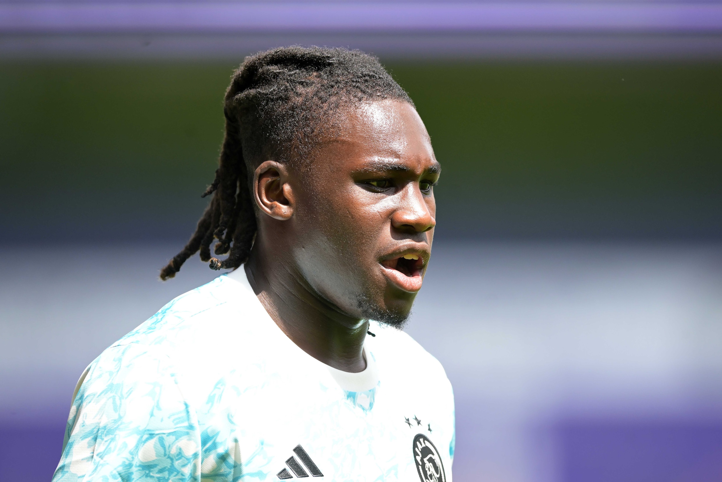 Calvin Bassey Verlaat Ajax Na Een Jaar En Tekent Voor Vijf Seizoenen Bij Fulham Het Parool