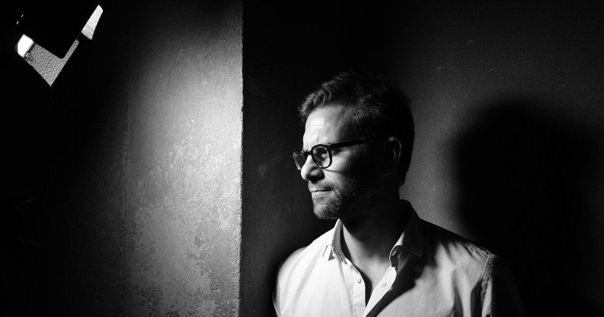 Schrijver Nicolas Mathieu legt in ‘Connemara’ een verdeeld Frankrijk ...