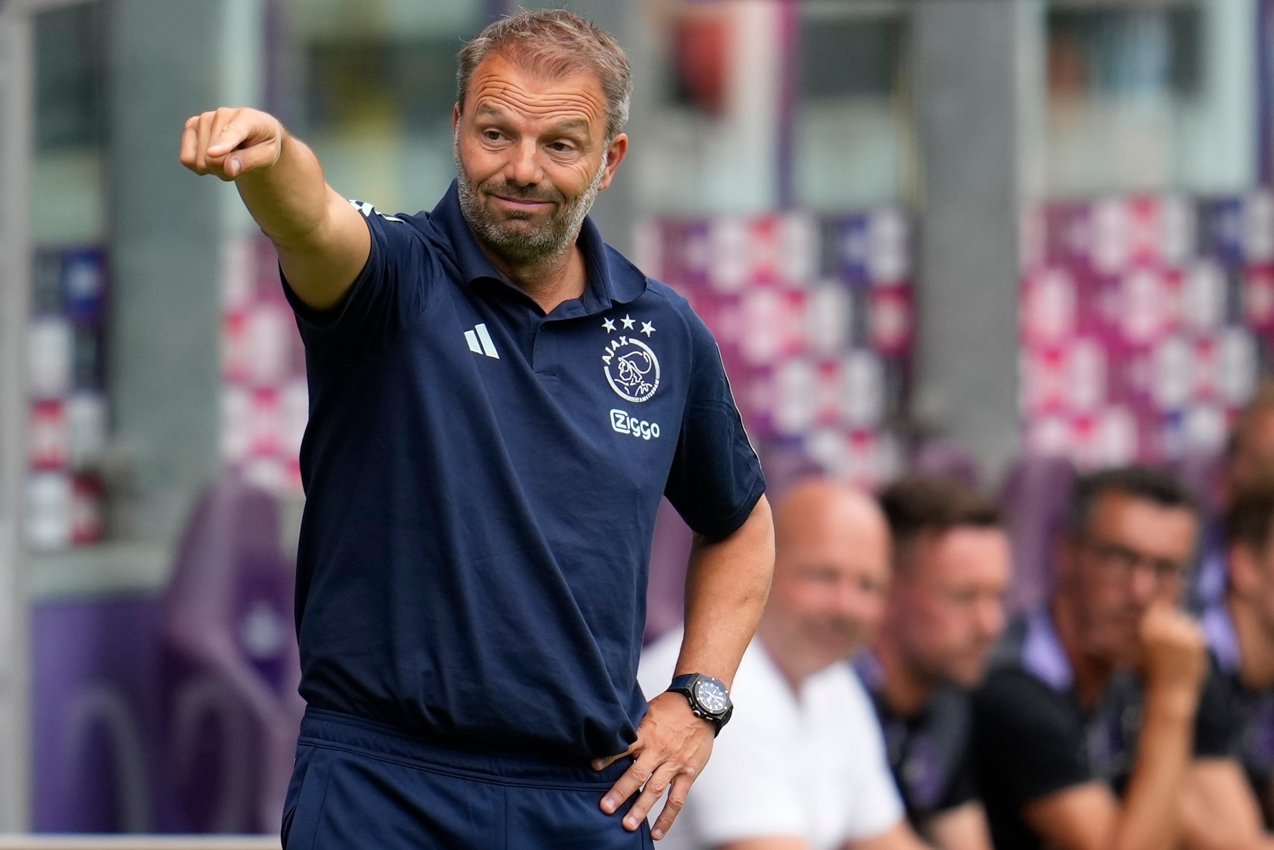 Ajaxtrainer Maurice Steijn geniet van gretige groep: ‘Ze willen zich ...
