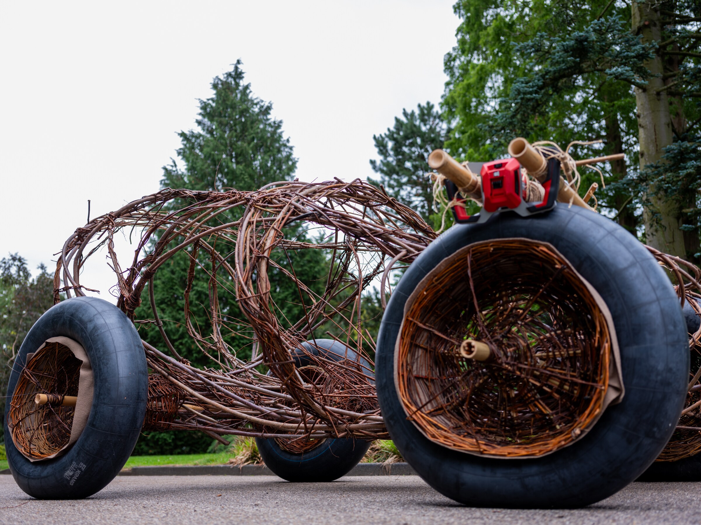 Thomas Thwaites leefde het bestaan van een geit, nu heeft hij in het ...