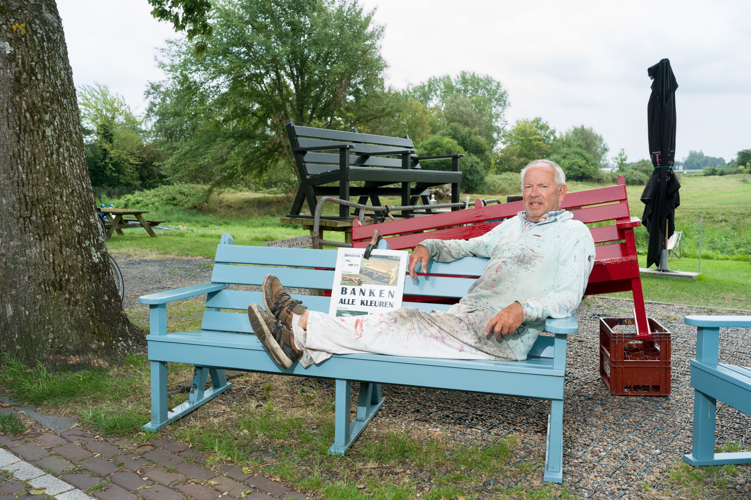 Half Amsterdam-Noord zit op een tuinbankje van Peter (76): ‘Biertje ...