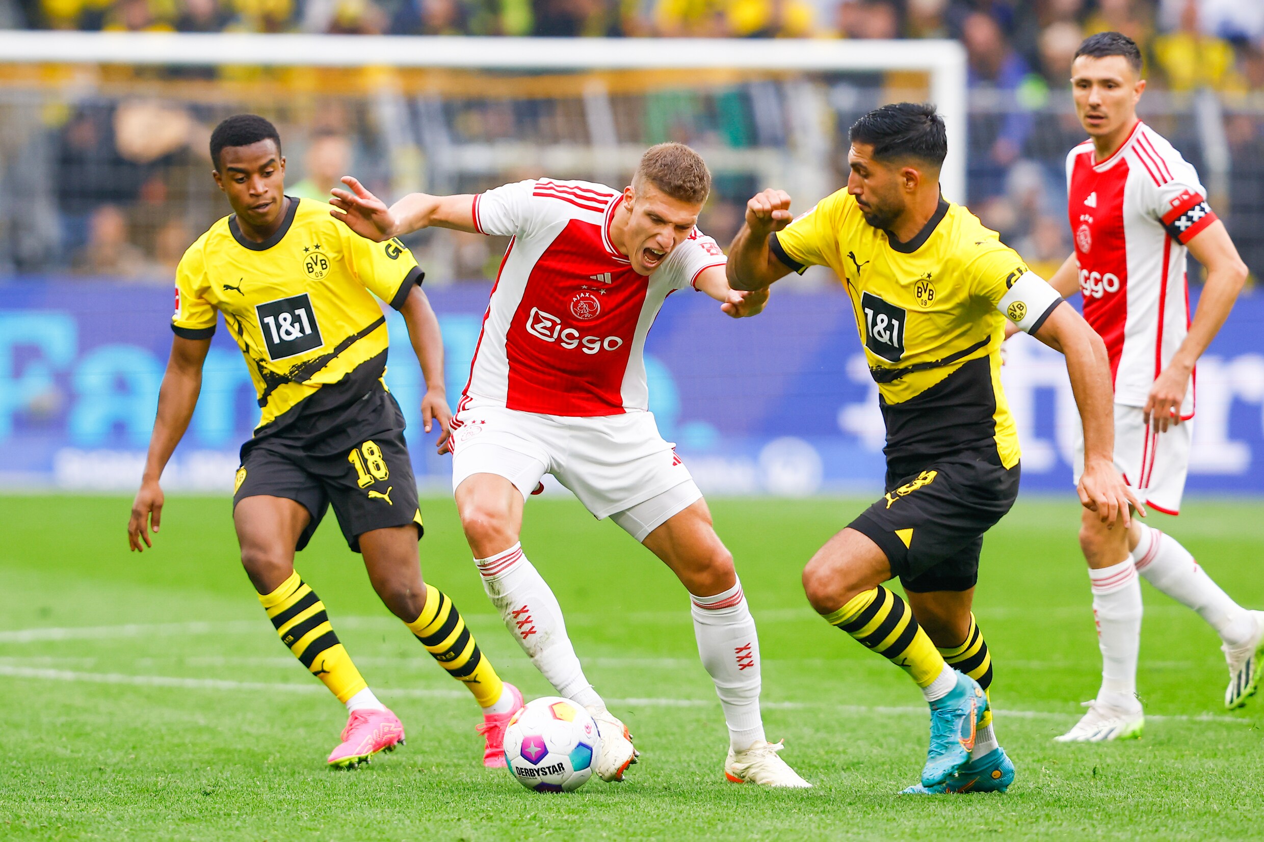 Een heel dozijn aankopen: dit zijn de 12 nieuwe Ajacieden van technisch ...