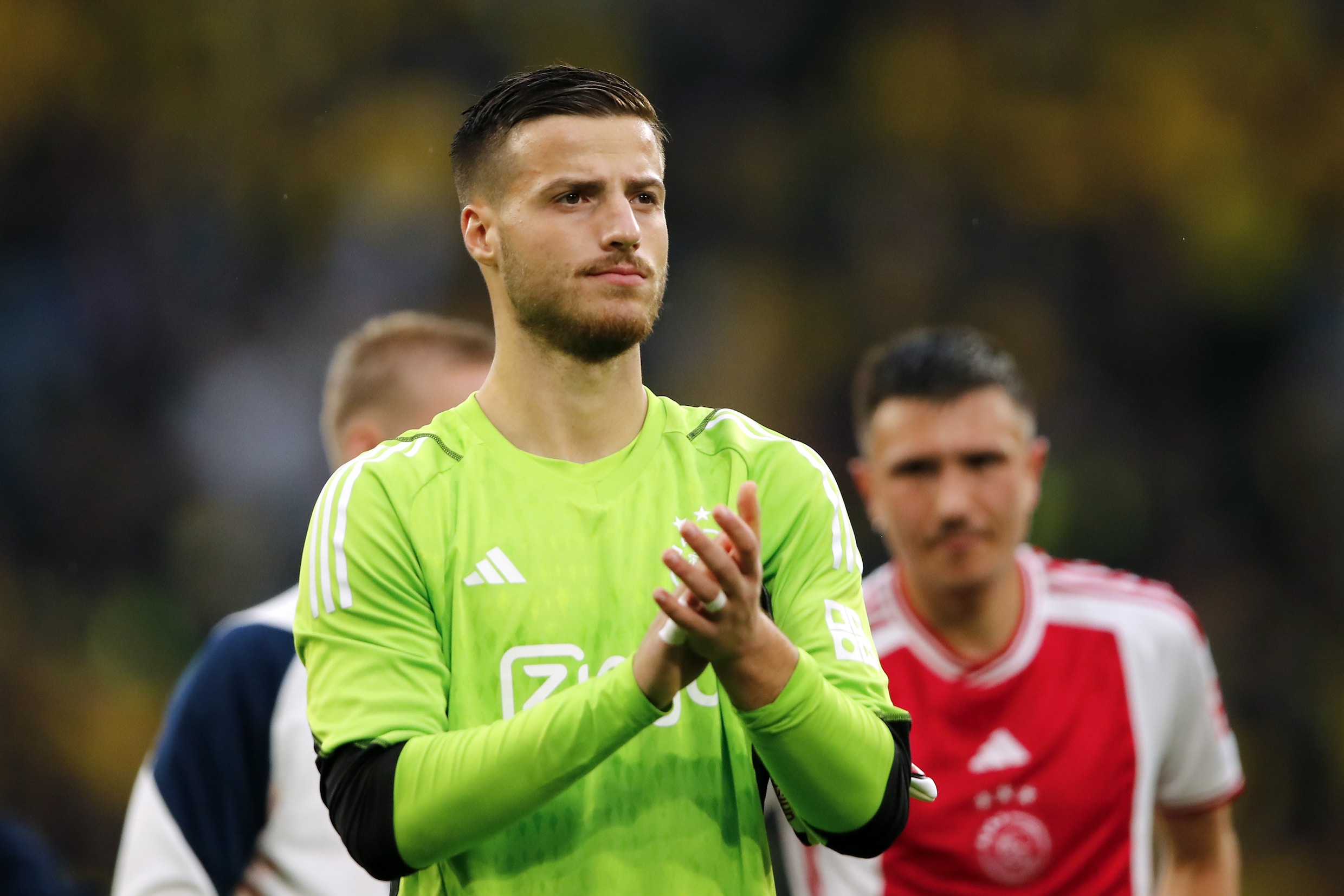 Ramaj maakt rustige indruk onder de lat bij Ajax in verloren oefenduel ...