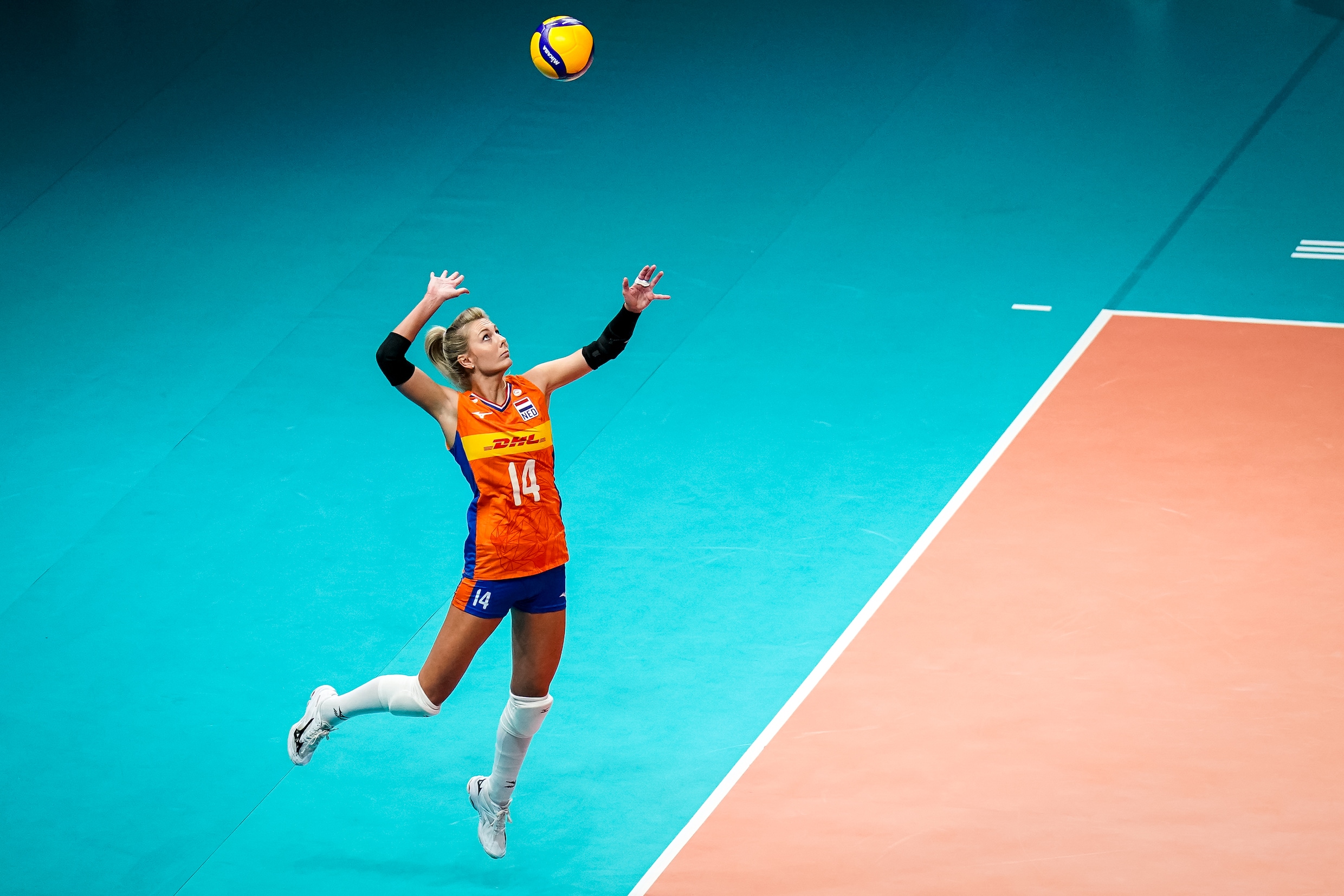 Volleybalster Laura Dijkema ‘beste aanvoerster ooit’, speelt niet in ...