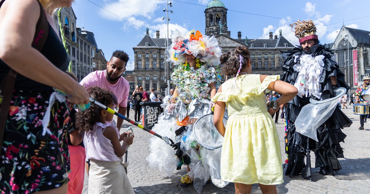 Ondernemers op de Dam zijn vies plein spuugzat: ‘Smerigheid is ...