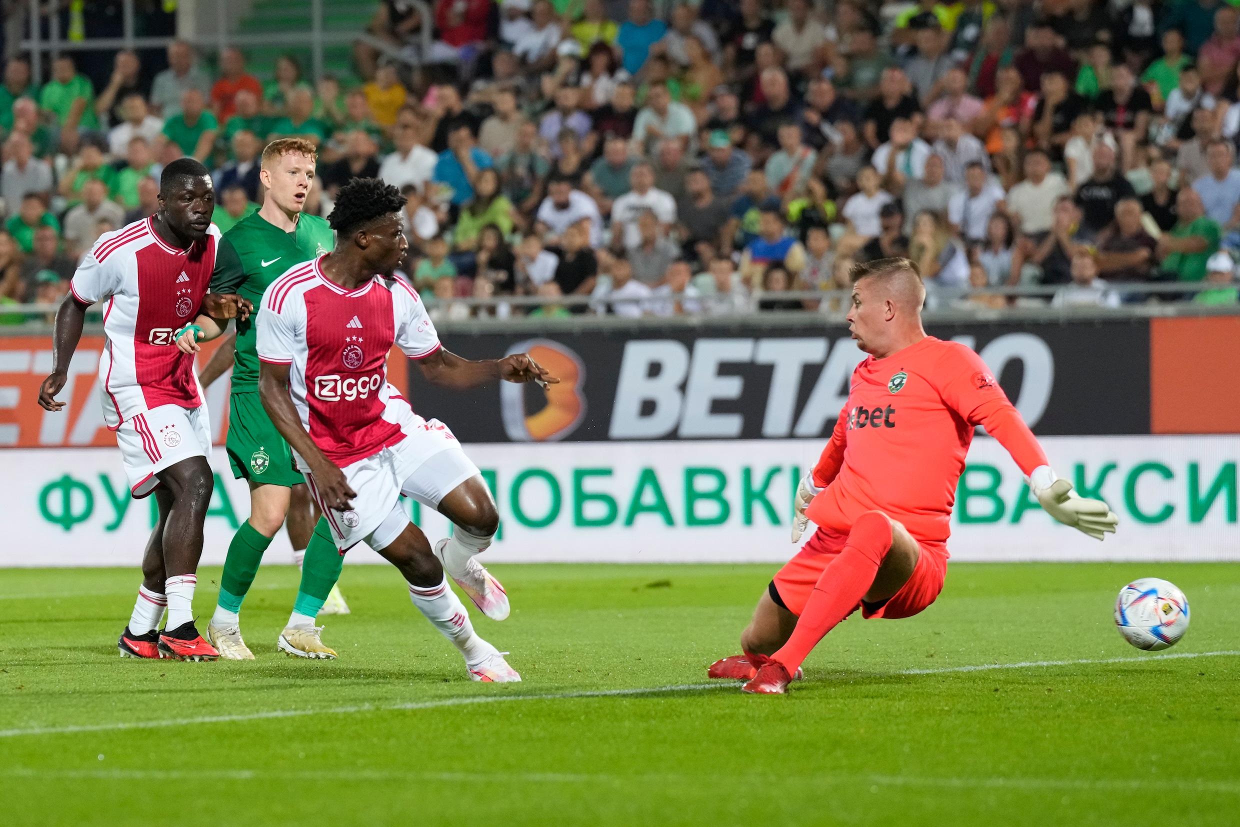 Was hattrick Kudus tegen Loedogorets zijn afscheidscadeau aan Ajax? | Het Parool