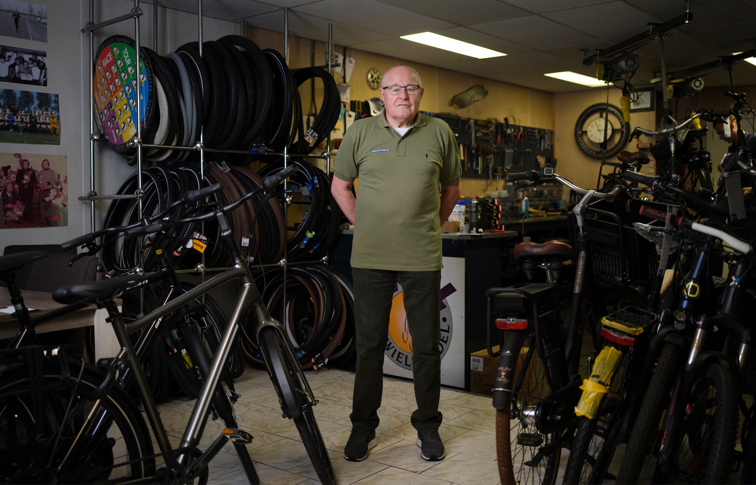 ‘IJzeren’ Rinus Israël, Amsterdams Feyenoordicoon: ‘Ik gebruikte alles ...