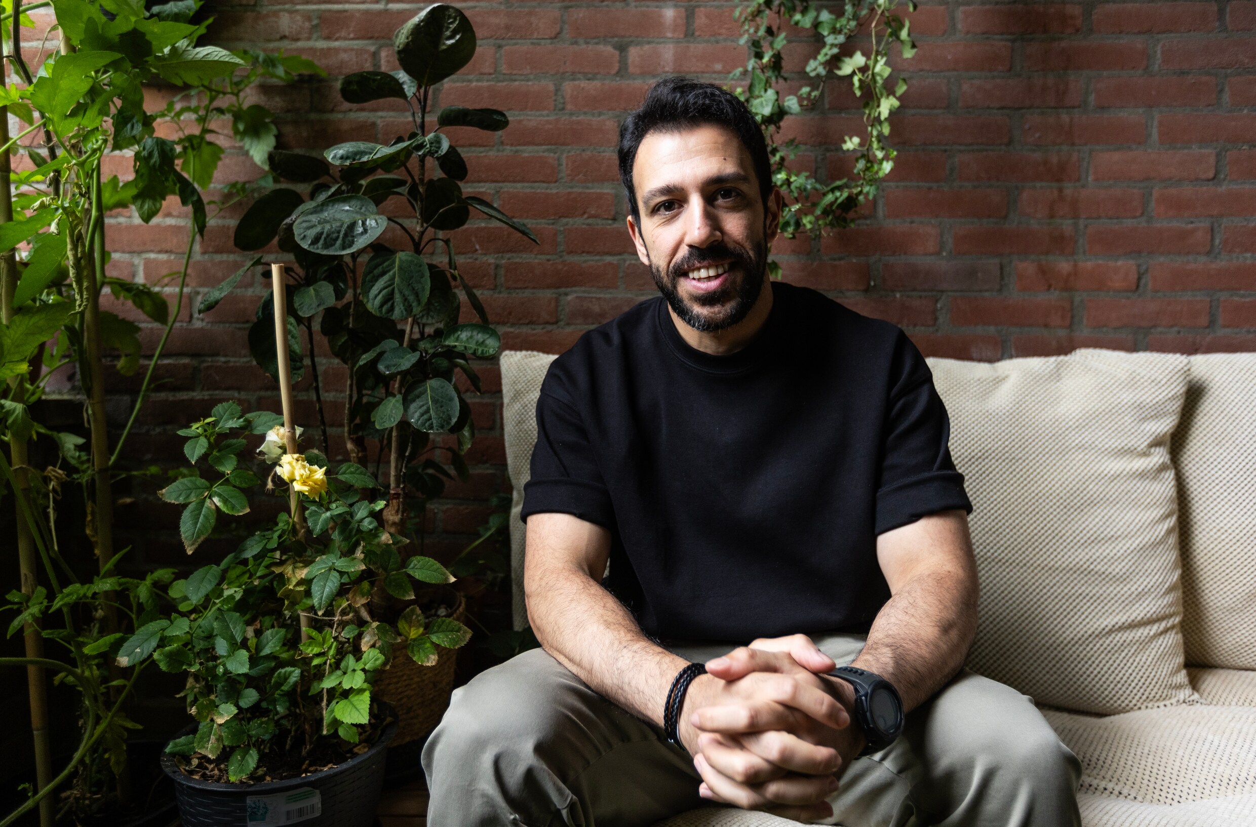 Amir Schojaeiabri wil aan de slag als grafisch ontwerper: ‘Het is ...