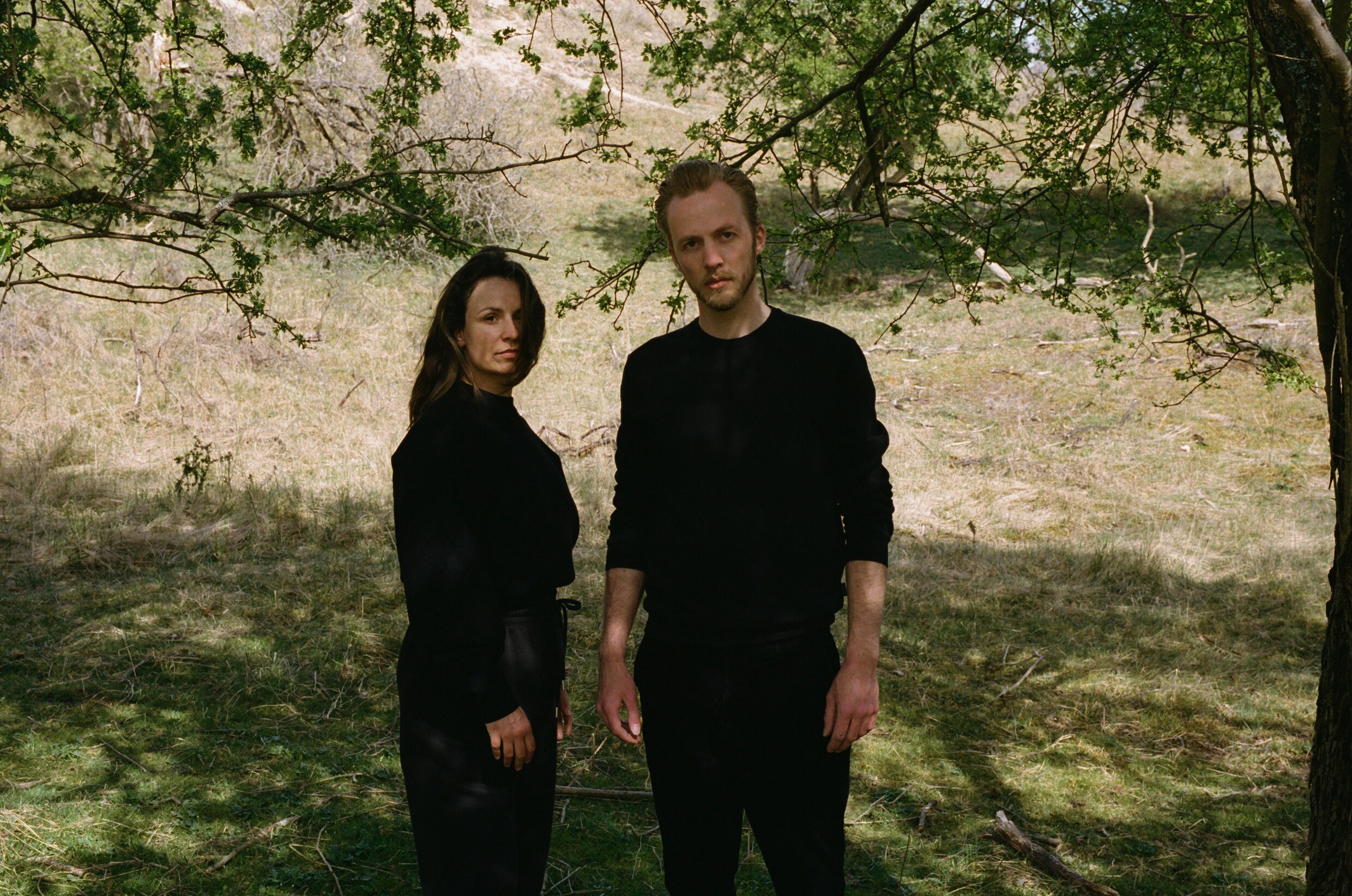 Zangduo Inkt trekt in een busje door Europa op zoek naar inspiratie ...