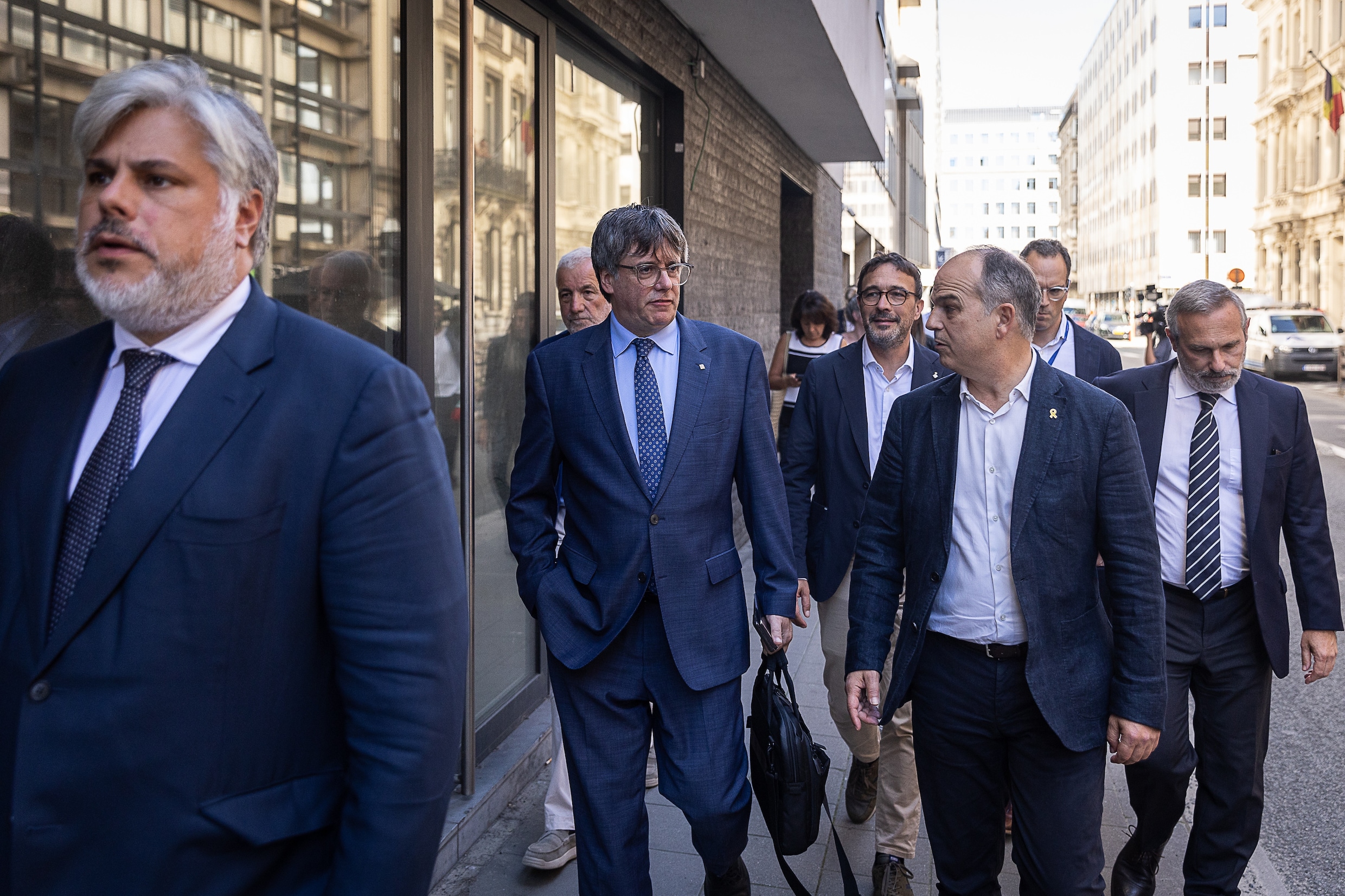 De verbannen Puigdemont keert terug naar Catalonië: laait de strijd ...