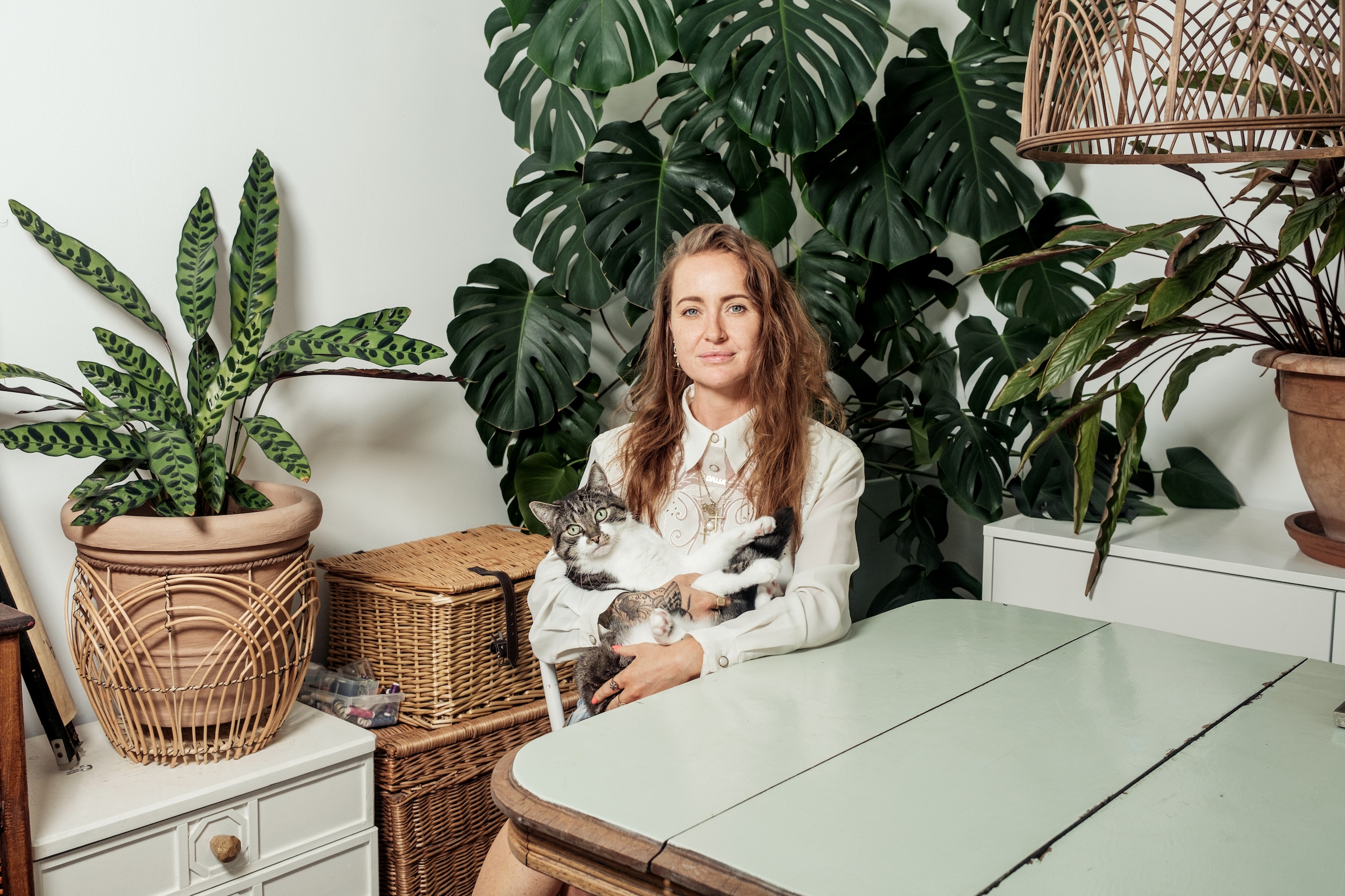 Schimmel, kapotte daken en asbest – makelaar Rappange weigert gebreken ...