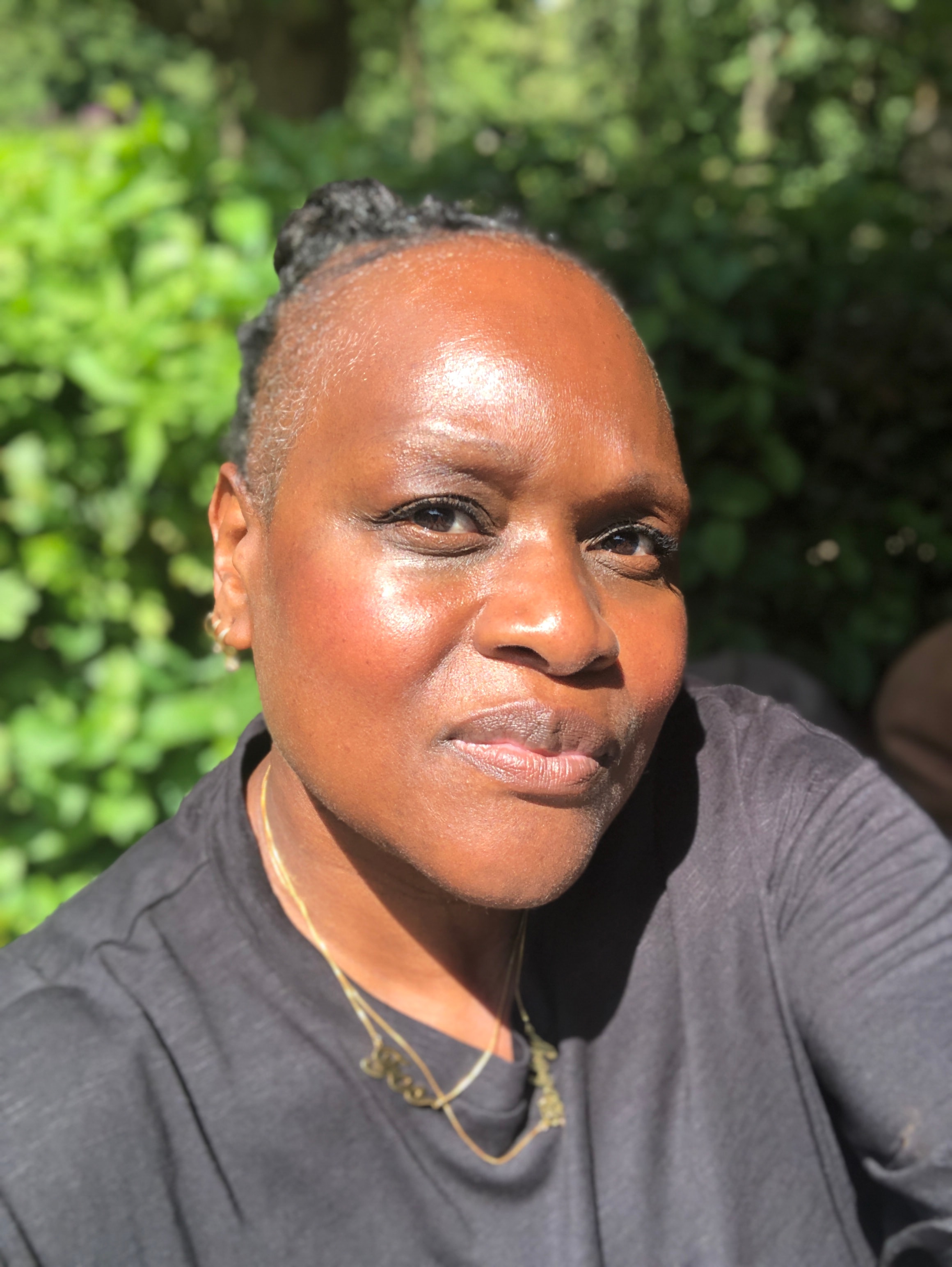 Weekendtip van Bernice Vreedzaam: ‘De voorstelling van Sunni Lamin Barrow in het Pleintheater ...