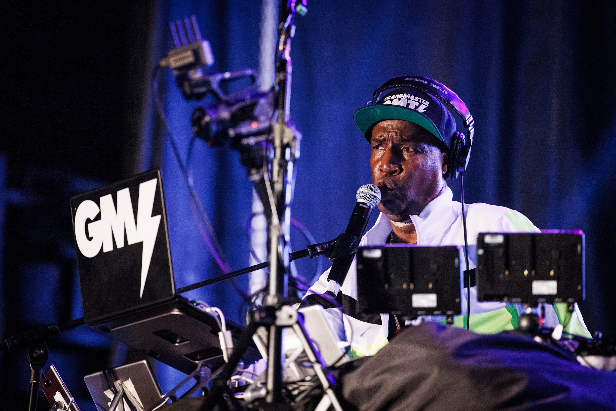 Hiphopgrondlegger Grandmaster Flash viert 50 jaar hiphop op ADE | Het ...