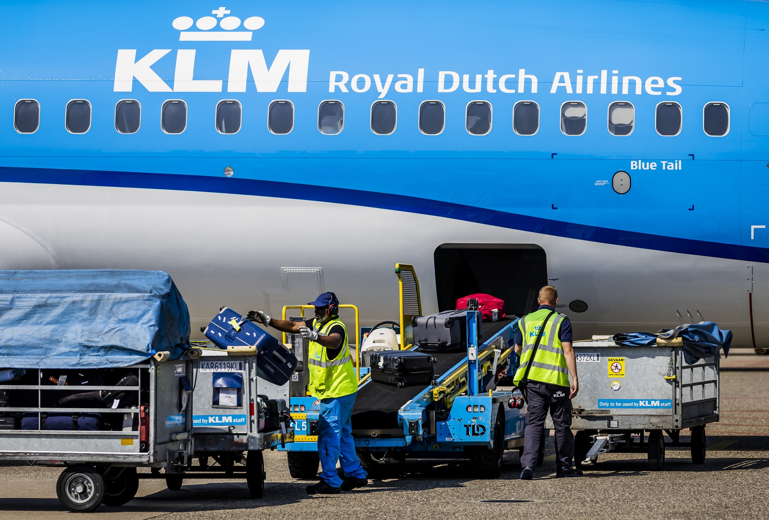 Bonden bereiken cao-akkoord voor grondpersoneel KLM | Het Parool