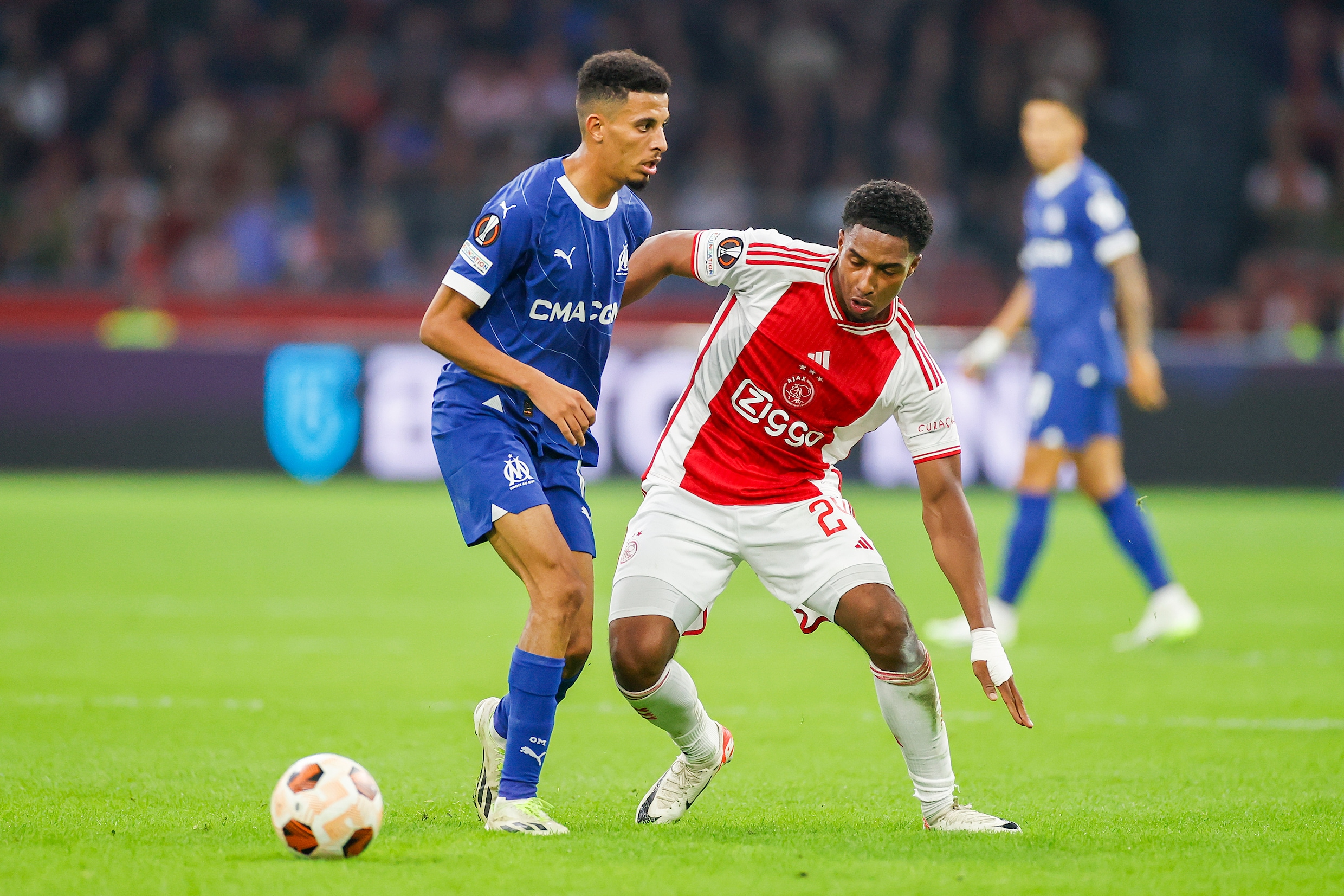 Silvano Vos (18) krijgt staande ovatie na rode kaart bij Europees ...