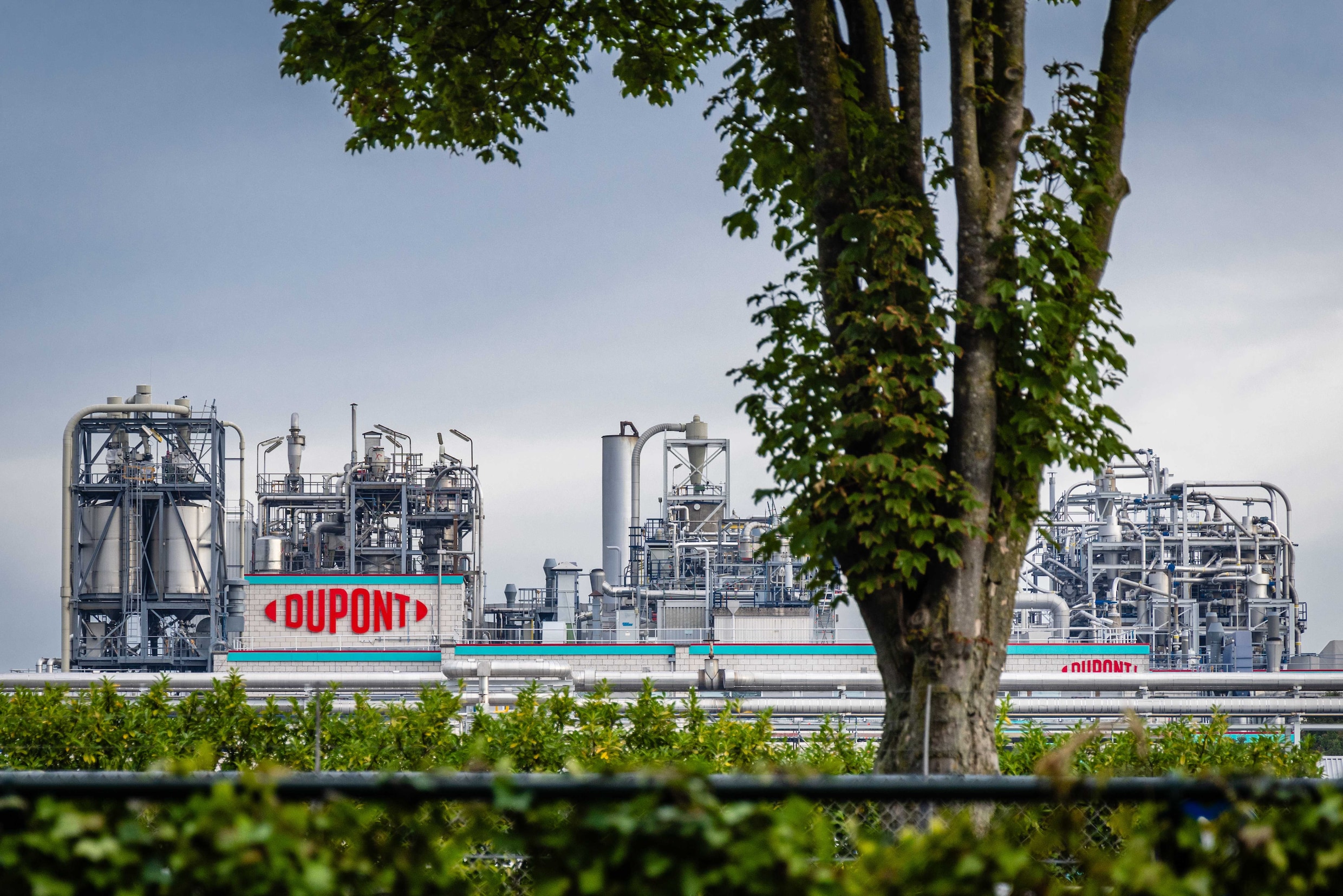 Rechtbank: Chemours aansprakelijk voor schade veroorzaakt door uitstoot ...