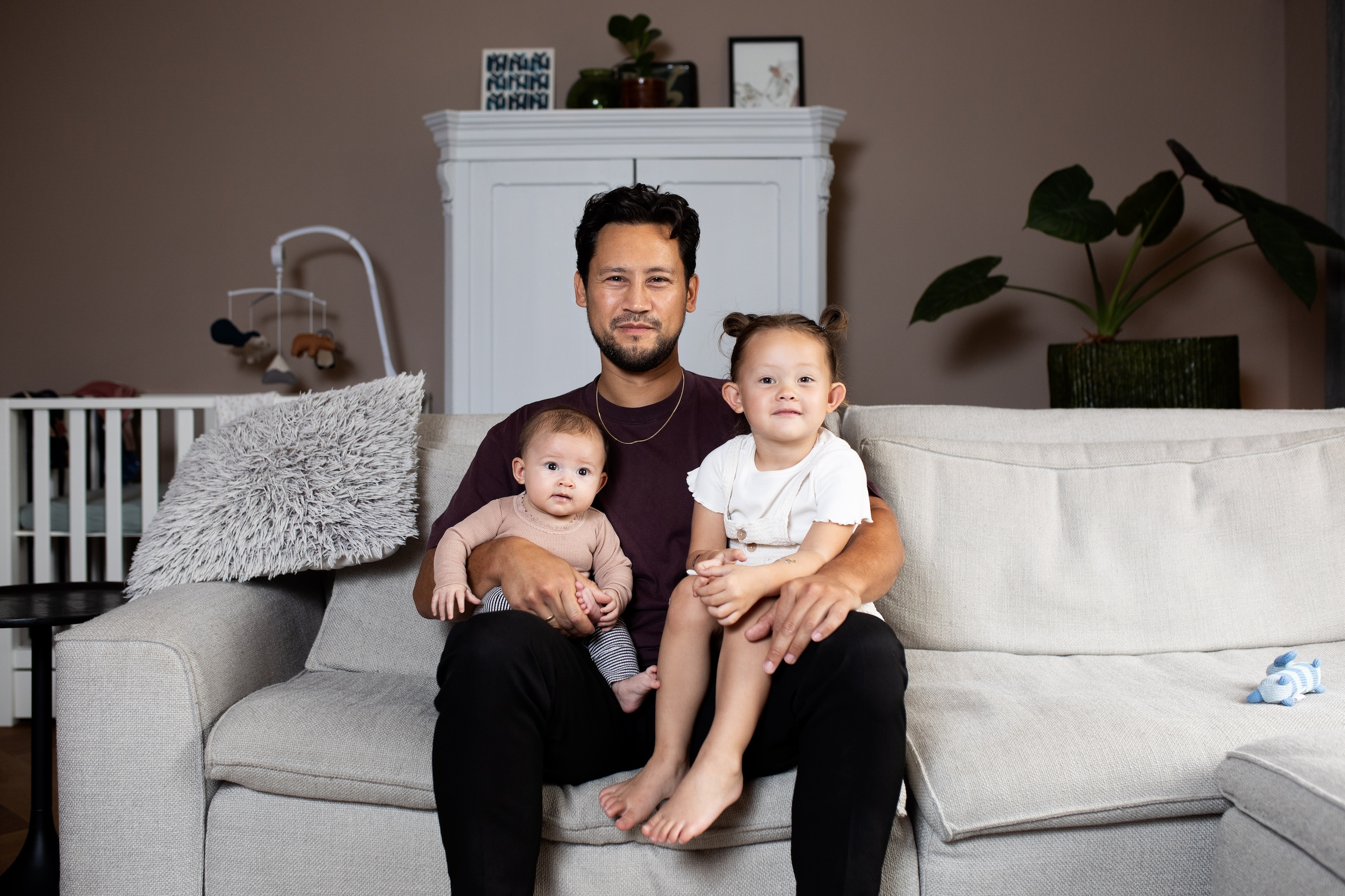 Deze vaders nemen maximaal kraamverlof op: ‘Ik kan geen borstvoeding geven, maar verder kan ik ...