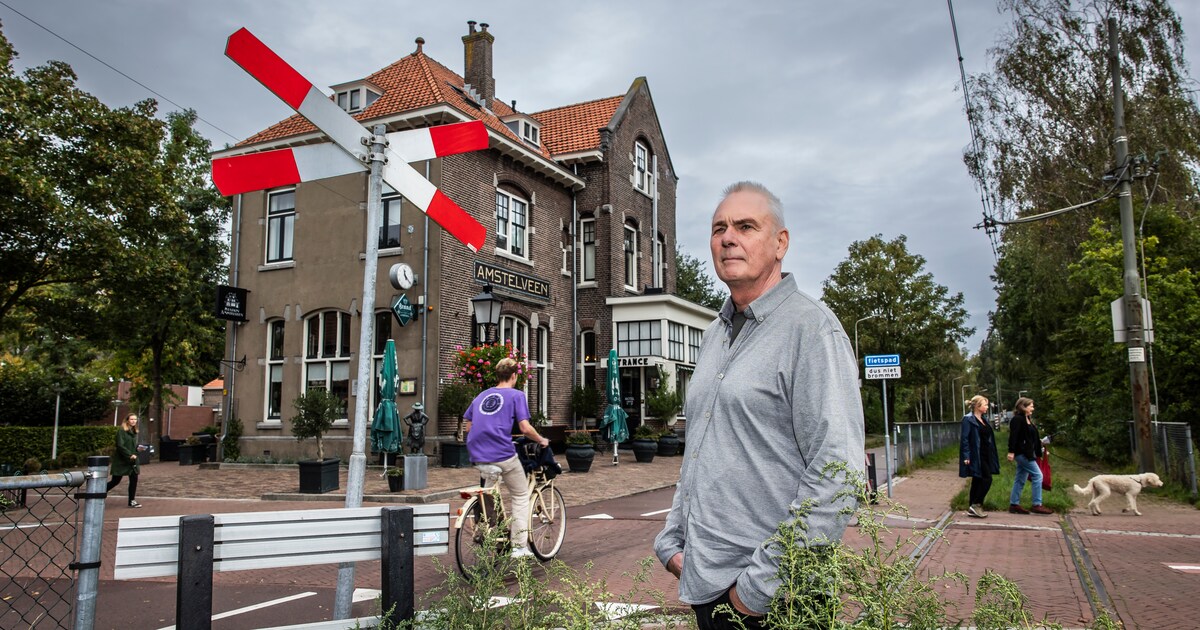 In dit jeugdboek wordt het station van Amstelveen bewoond door een ...