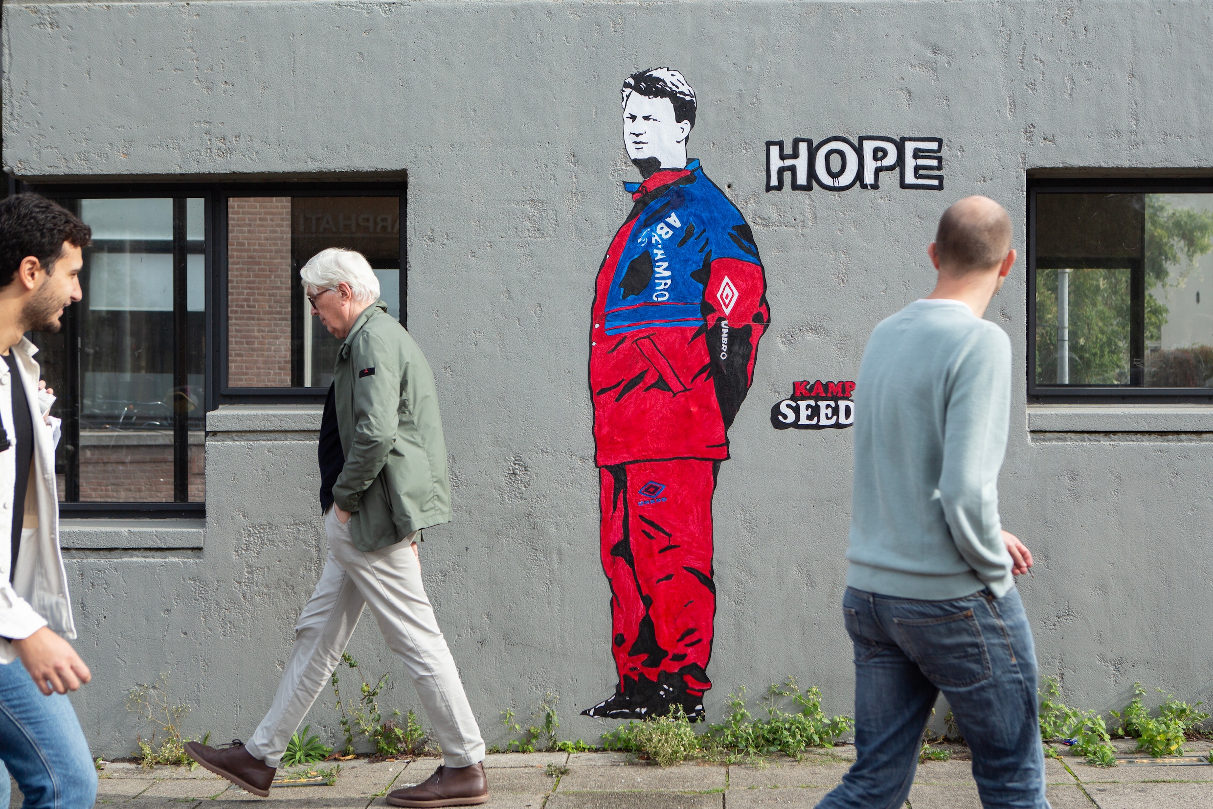 Muurschildering van Louis Van Gaal op metrohalte Weesperplein: ‘Hope ...