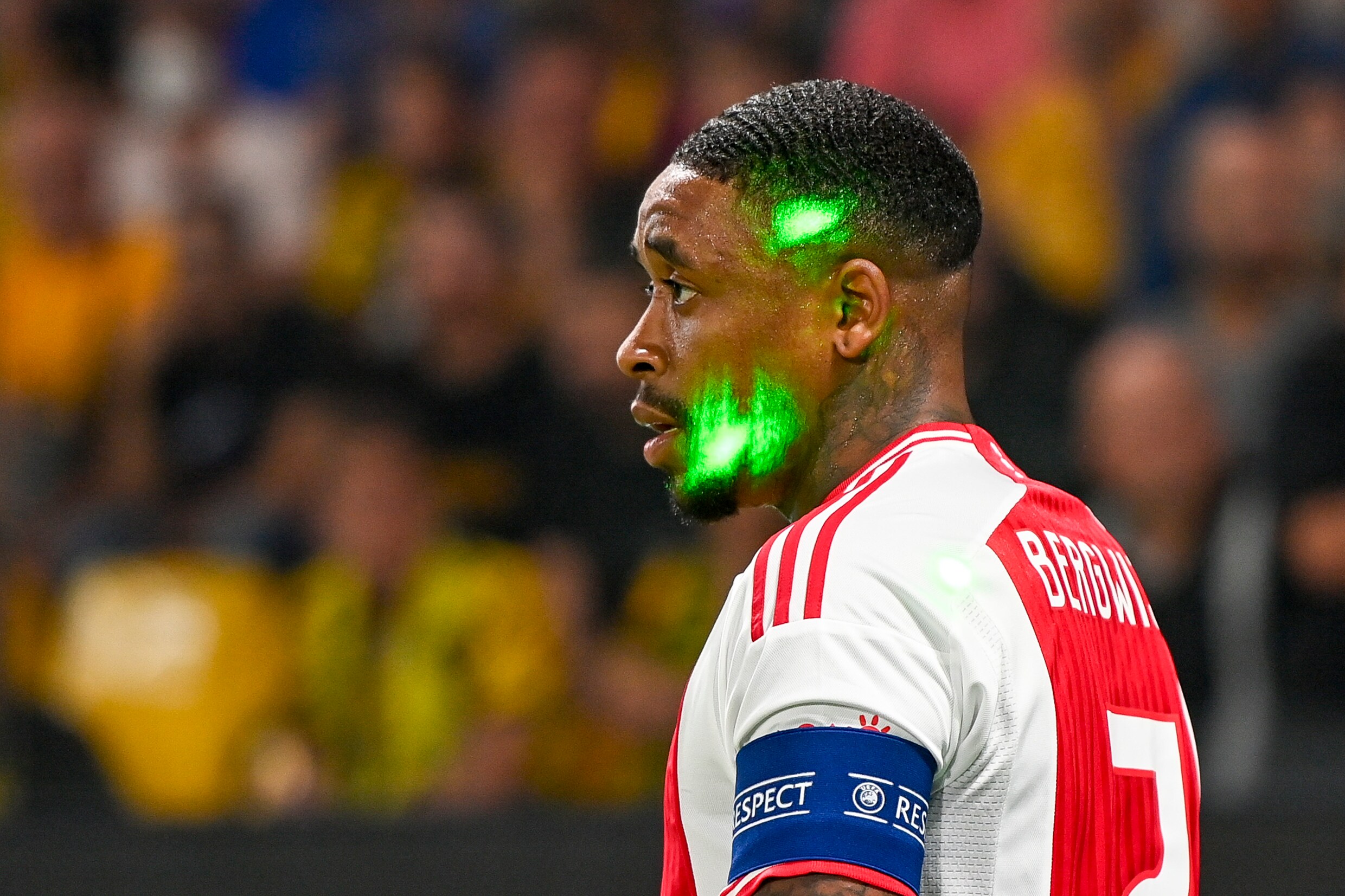 Maurice Steijn woedend over ‘gratis laserbehandeling’ Ajax: ‘Hoop dat ...