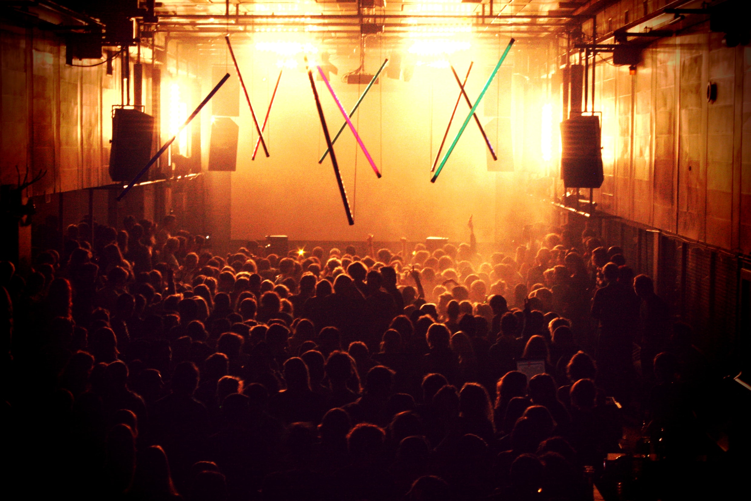 Recensie: in het Stadsarchief komt de RoXY tot leven, de discotheek ...