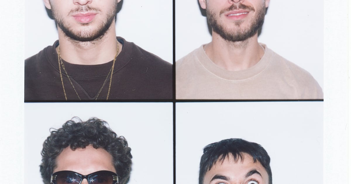 Shady El-Hamus regisseerde zijn broertje Shahine en vader in Crypto Boy ...