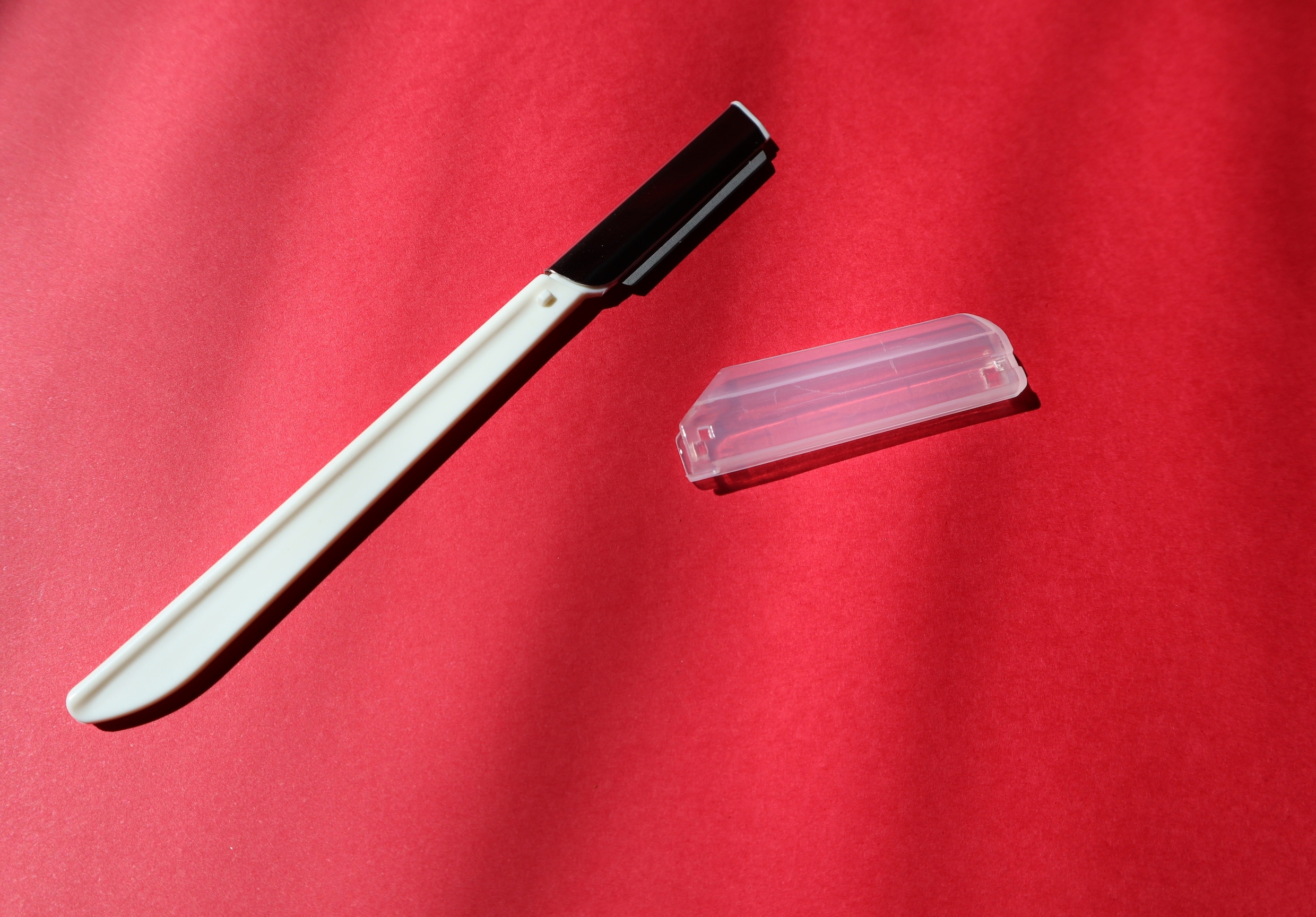 Dermaplaning: kan je donshaar veilig van je gezicht schrapen? ‘Ik deed ...