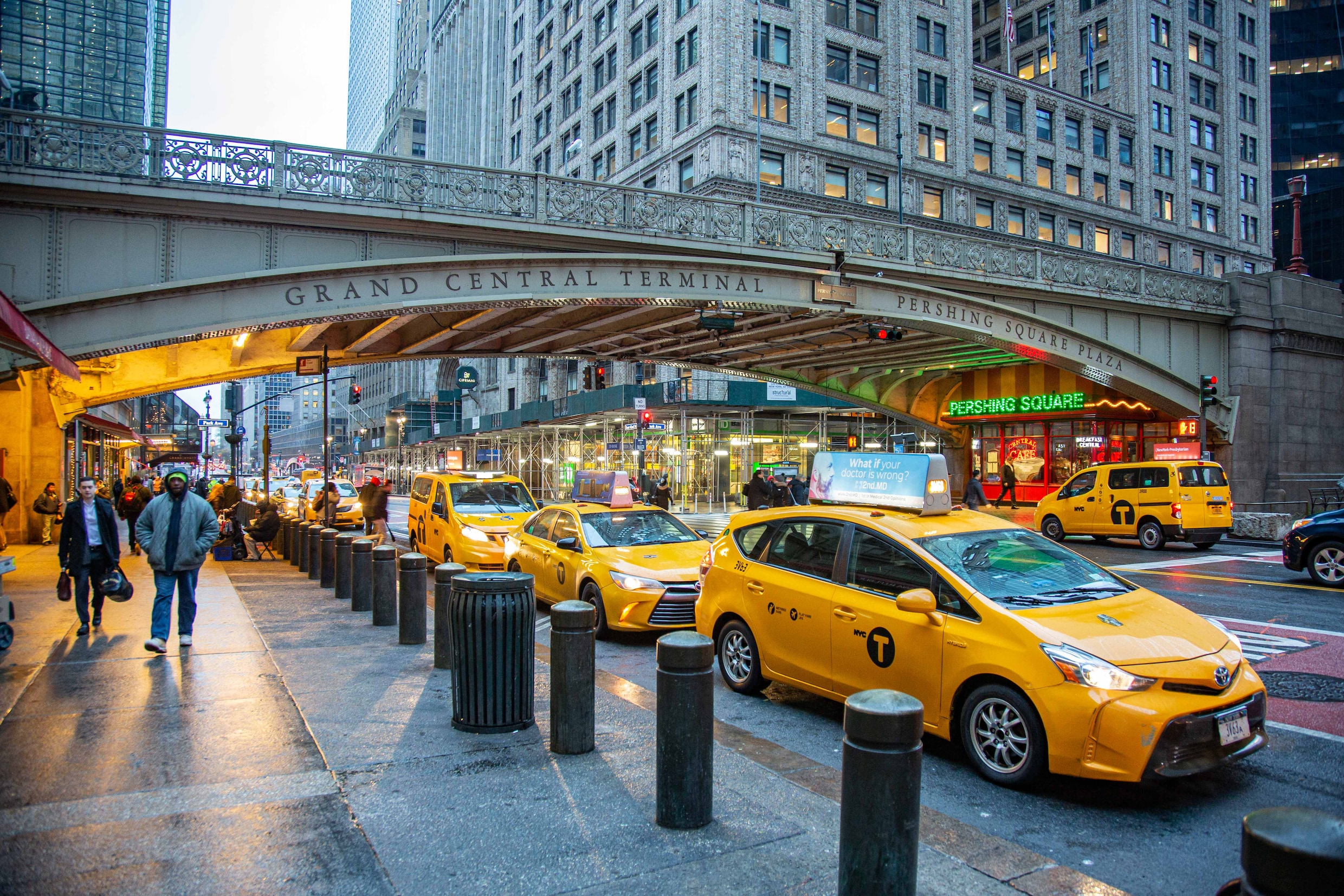 Amsterdam wil een lokale taxidienst (en andere lokale diensten) naar ...